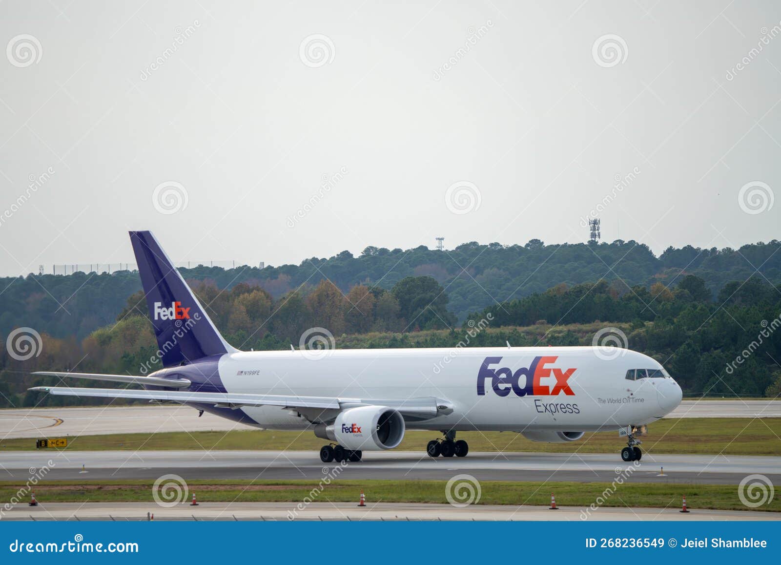 FedEx cargo jet. editorial stock image. Image of plane - 268236549