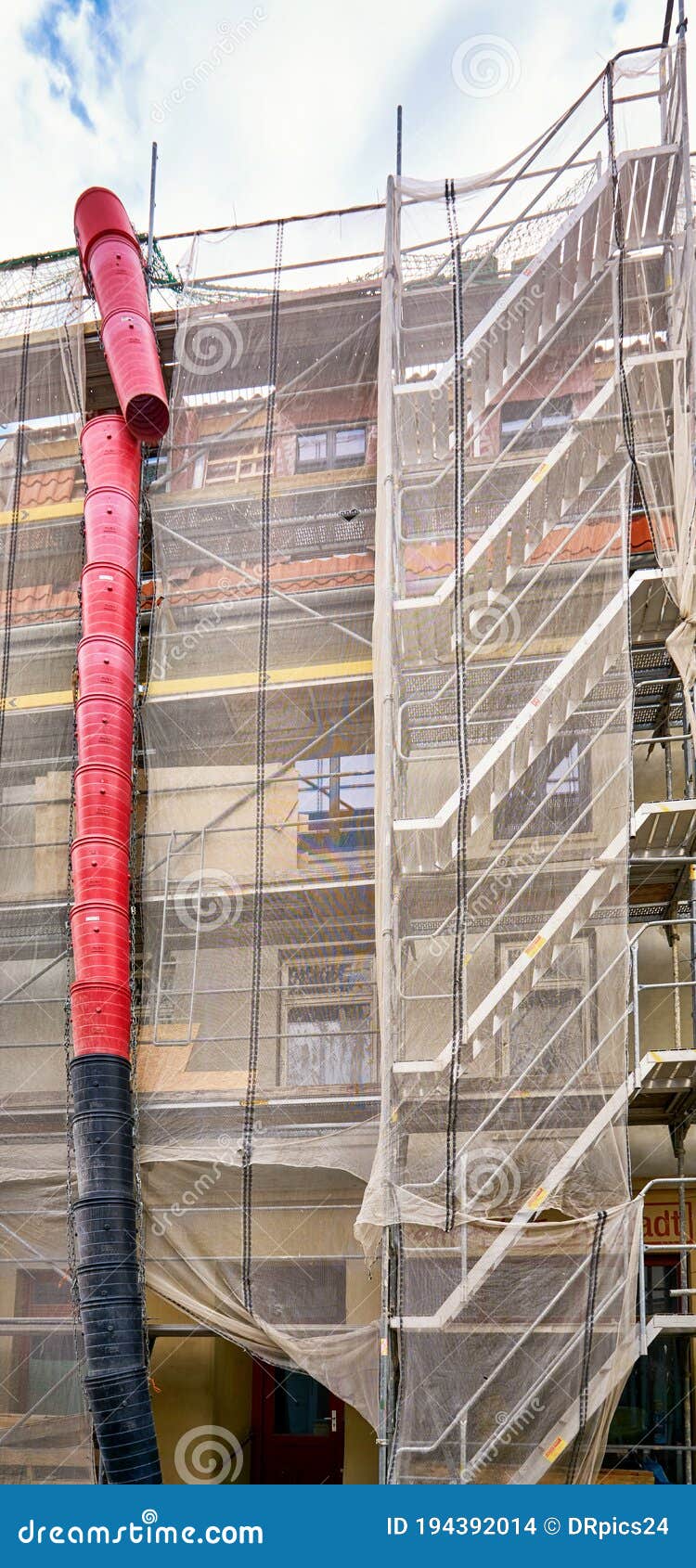 Scaffold Rubble Shoot. Royalty-Free Stock Photography | CartoonDealer ...