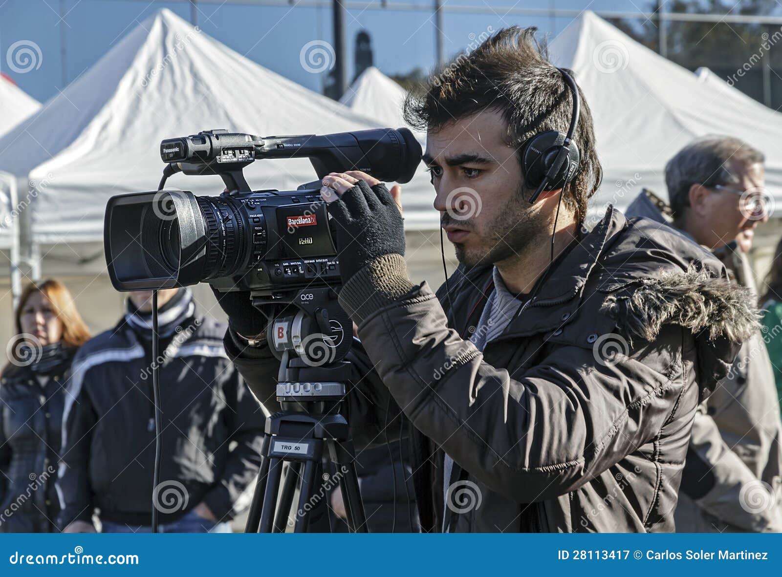 Television cameraman editorial photography. Image of microphone - 28113417