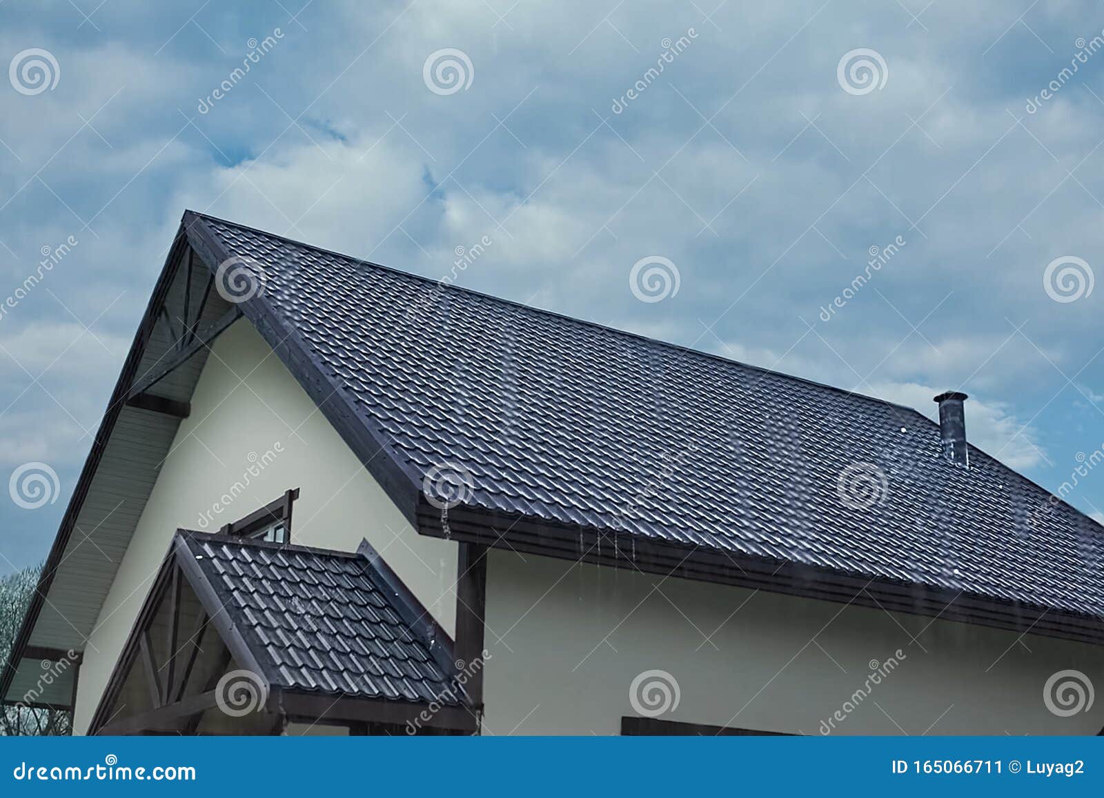 Telhado De Metal Ondulado E Telhado De Metal Telhado Moderno Feito De ...