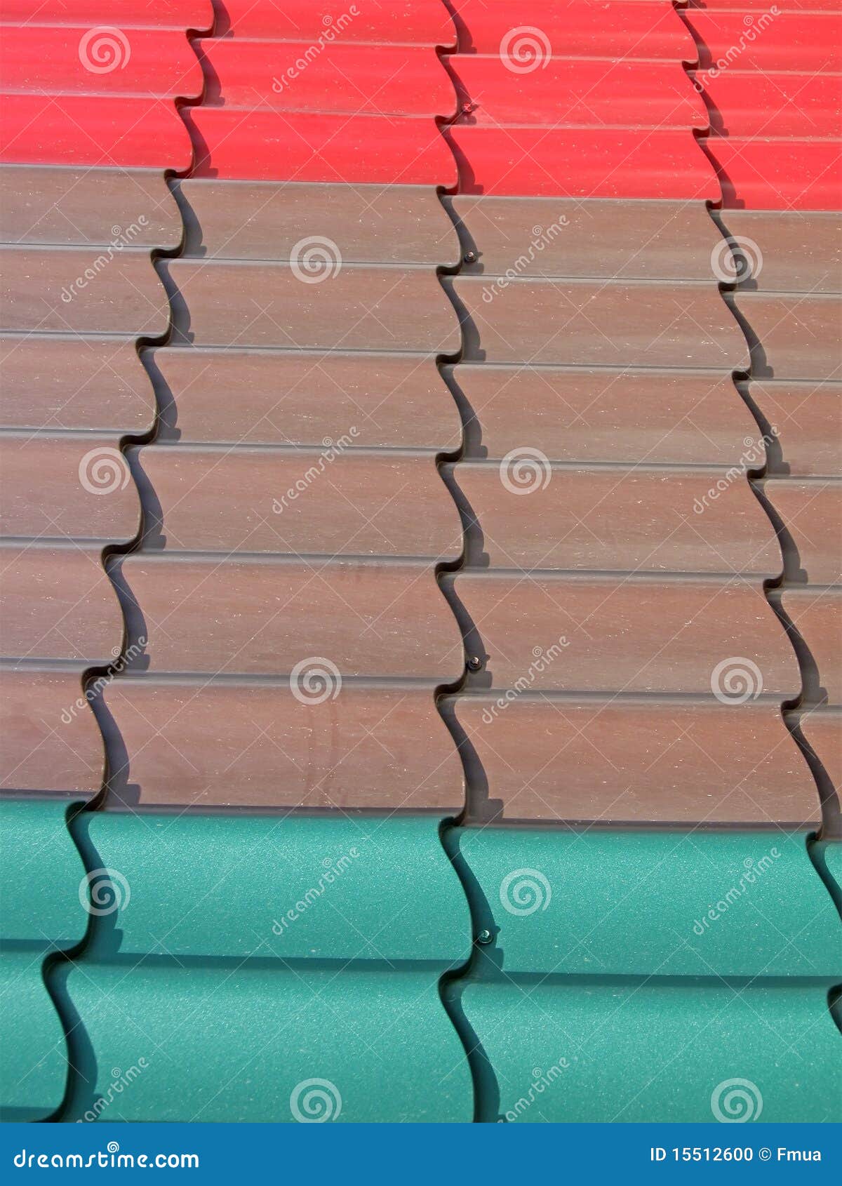 Telhado Telhado Coberto Com a Telha Da Cor, Telhada, Foto de Stock ...