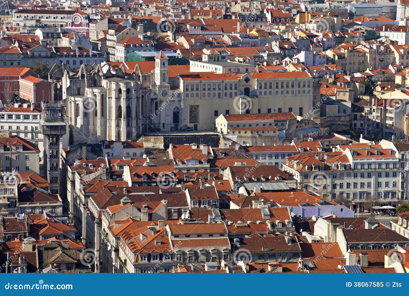 Telhados de Lisboa Baixa imagem de stock. Imagem de europa - 38067585