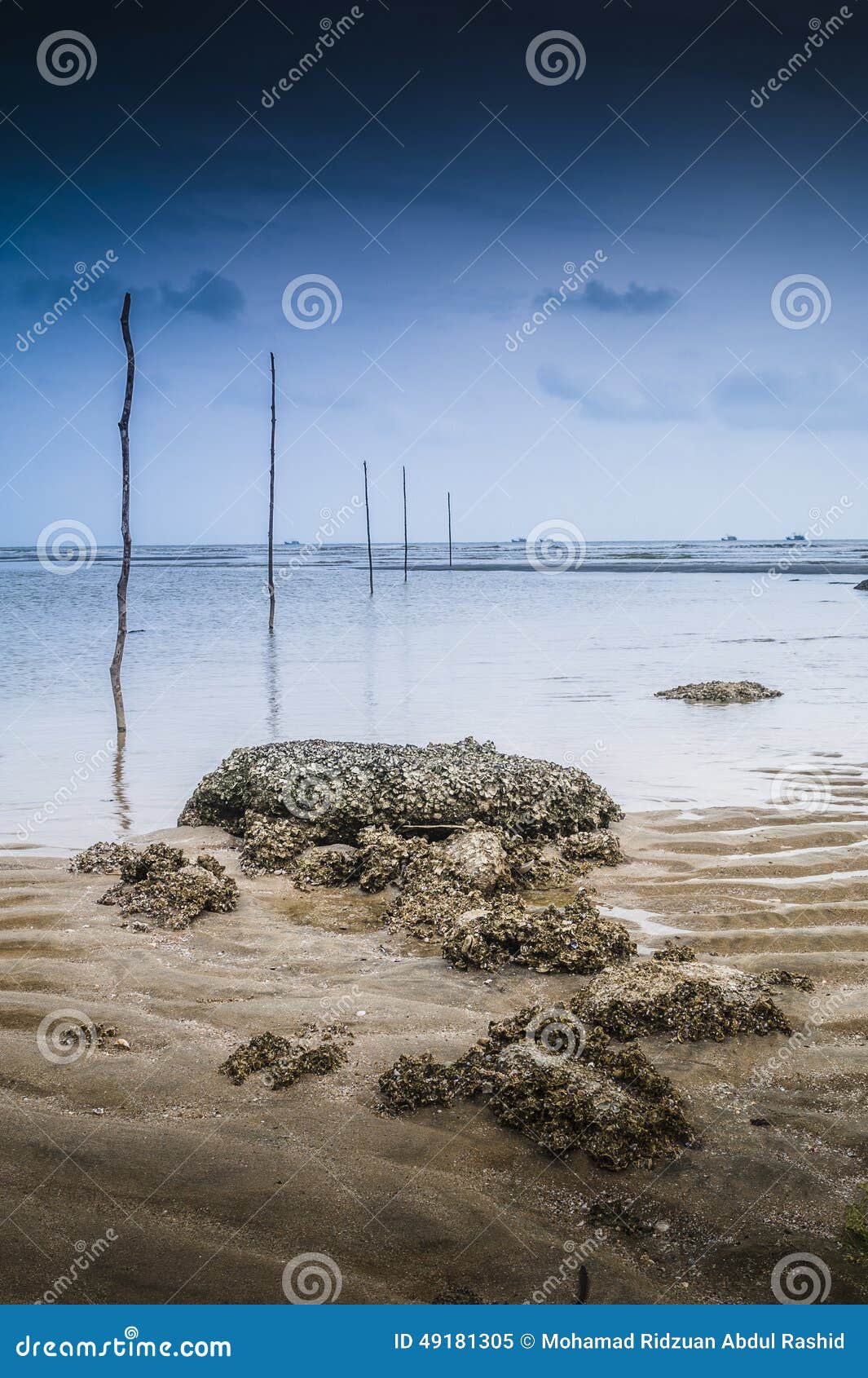 Teluk Sisek海滩 库存图片. 图片 包括有 本质, 沙子, 旅行, 云彩, 横向, 发烟性, 慢慢 - 49181305
