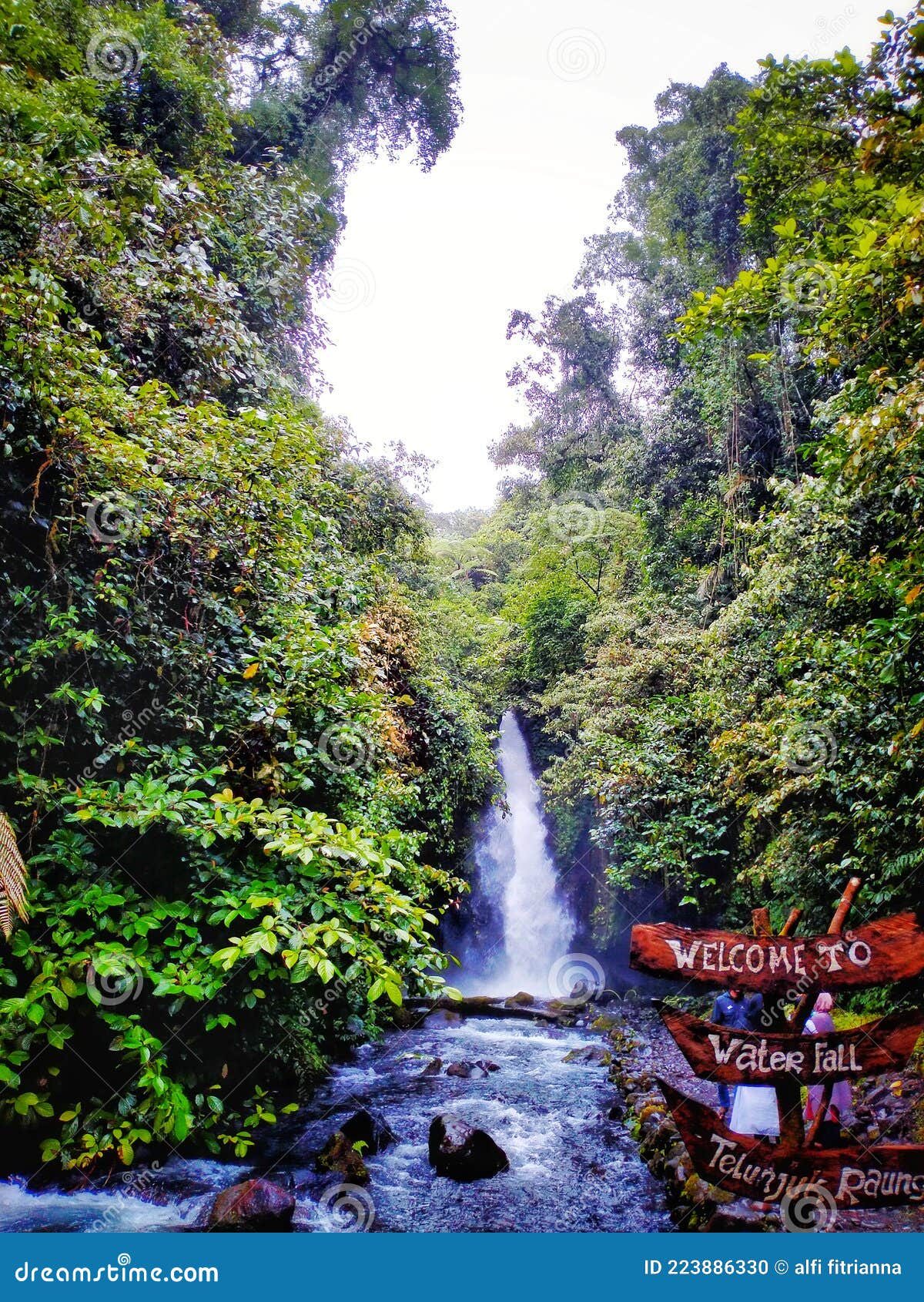 Telunjuk raung waterfall editorial image. Image of vocation - 223886330