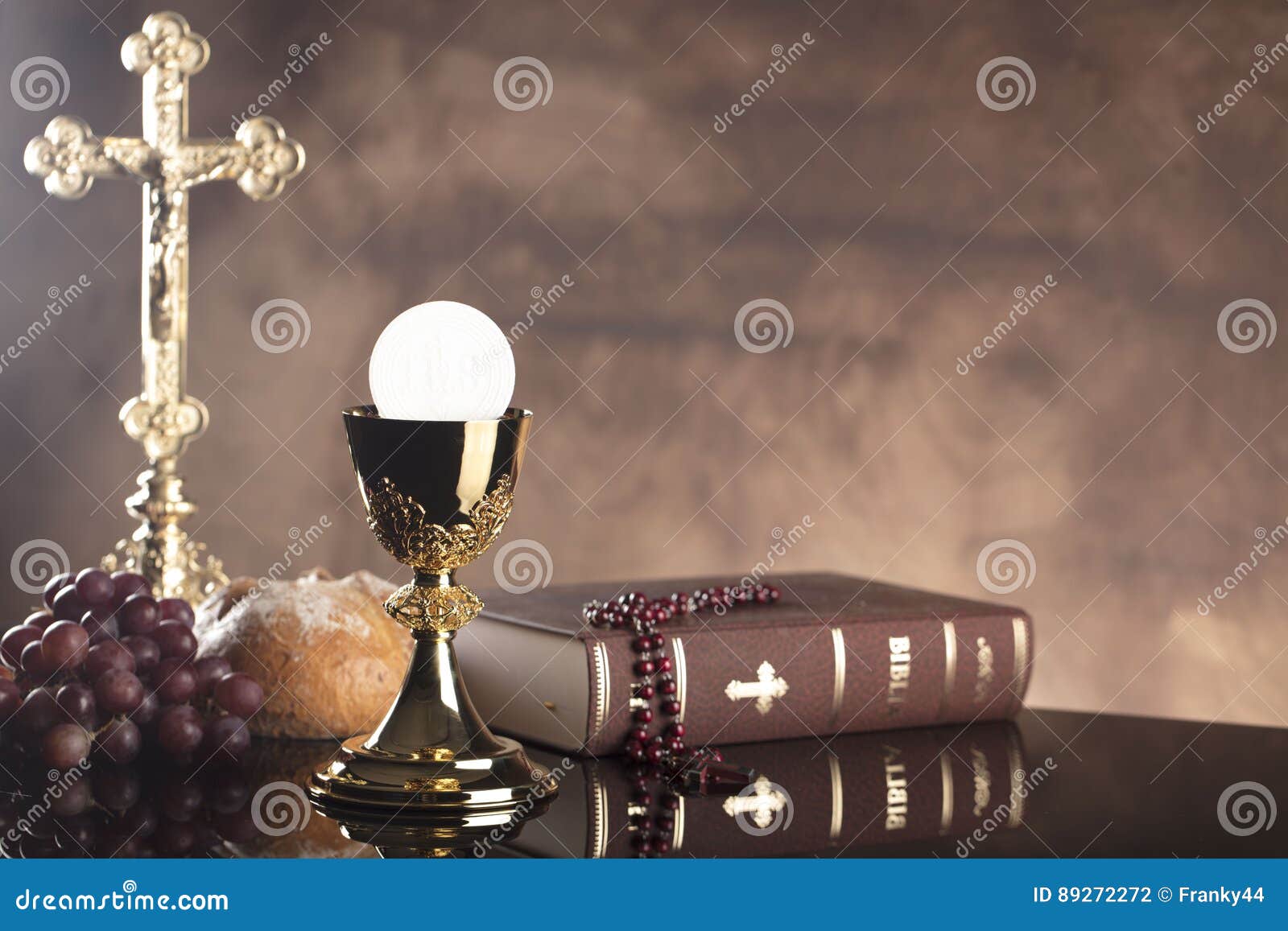 Tema Católico De La Religión Foto de archivo - Imagen de iglesia ...