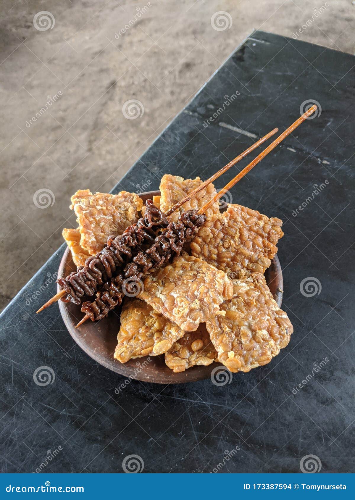 Tempe Comida Tradicional Indonesia Hecha De Soya Foto de archivo ...