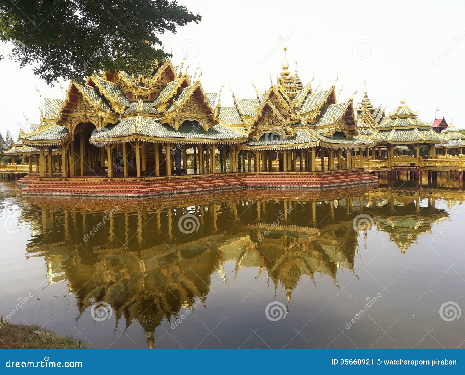 Tempel stock afbeelding. Image of gebouw, foto, tempel - 95660921