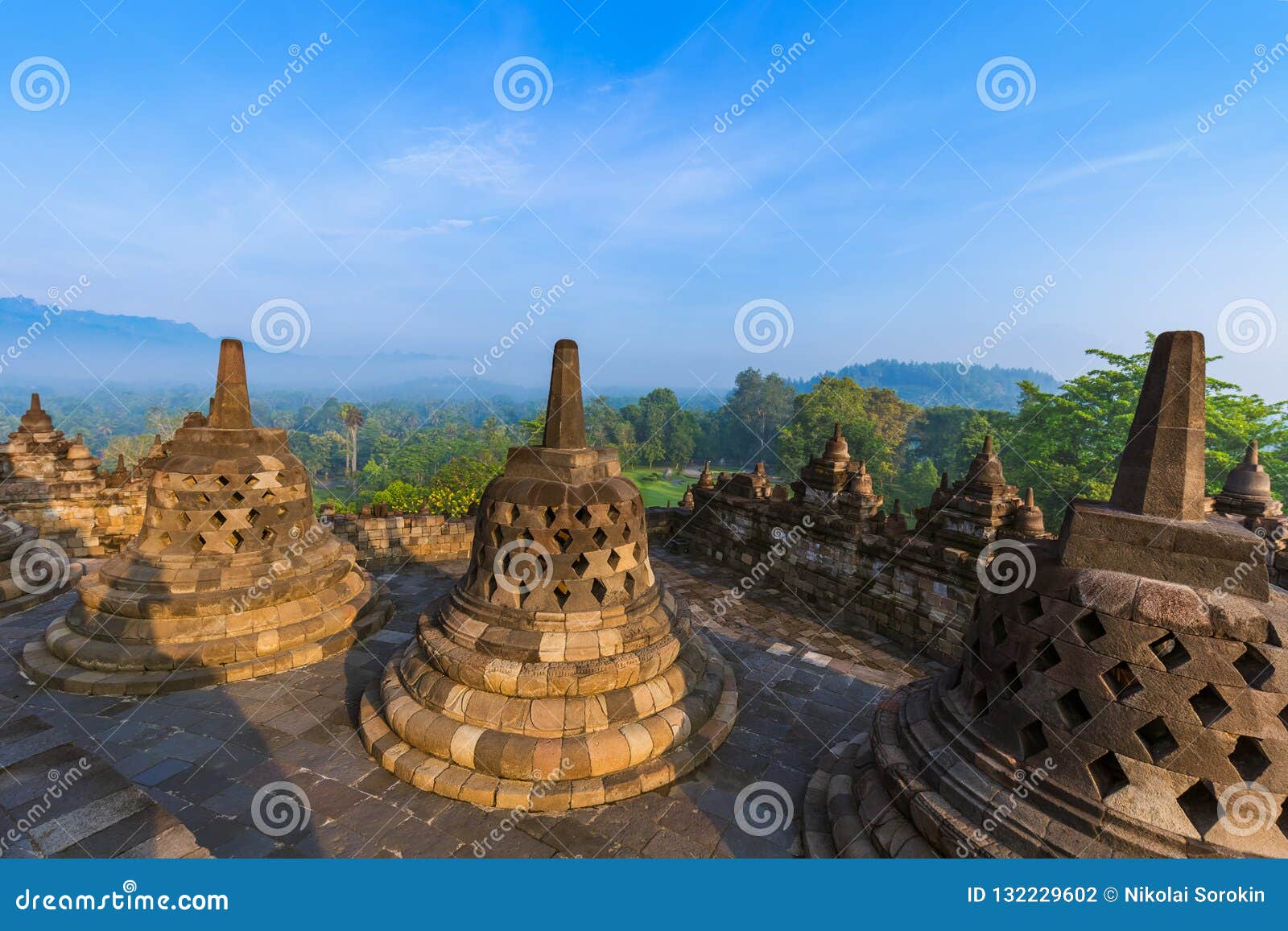 Tempel Borobudur Buddist - Insel Java Indonesia Stockfoto - Bild von ...