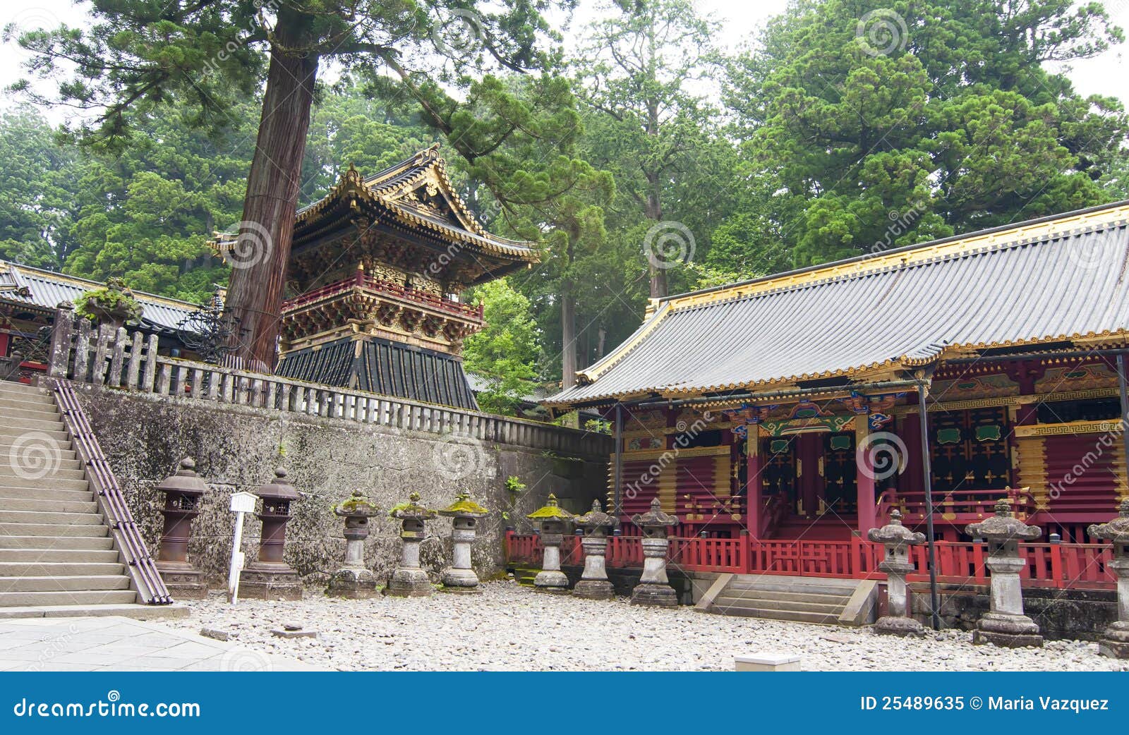 Tempel in Nikko stockbild. Bild von erbe, beten, japanisch - 25489635