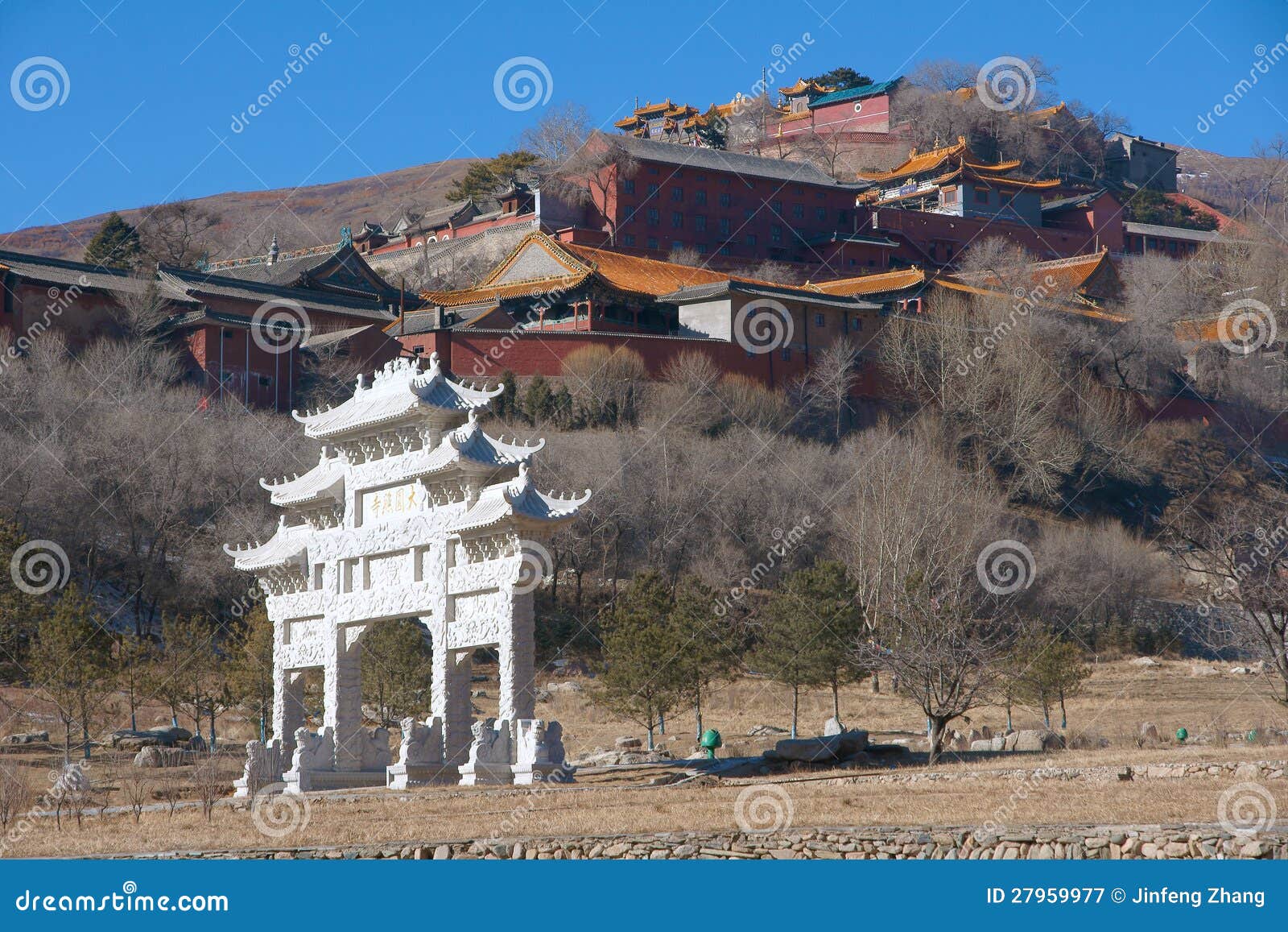 Tempel und Torbogen stockbild. Bild von künste, asien - 27959977