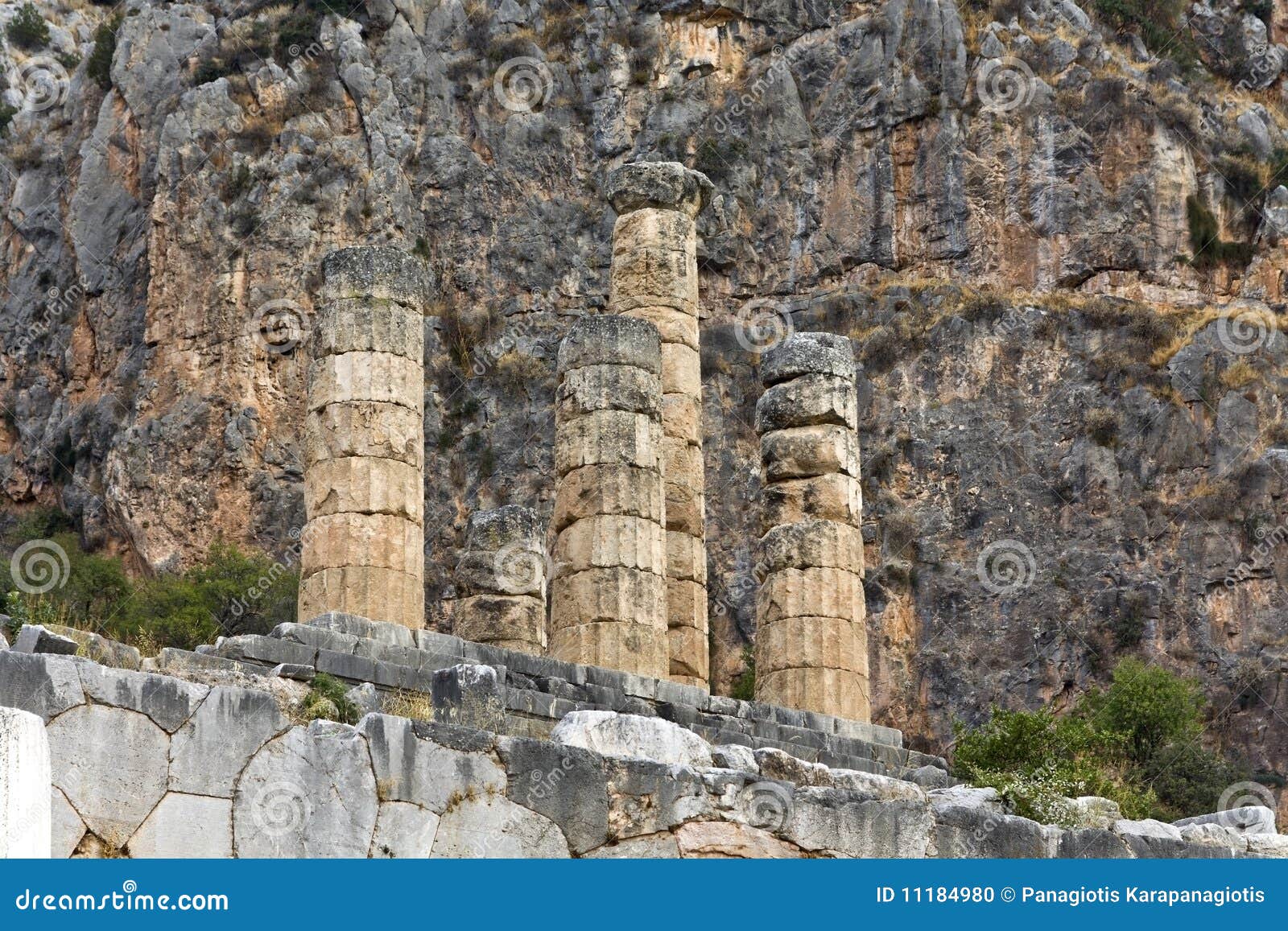 Tempel Van Apollo Bij Het Orakel Archeologisch S Van Delphi Stock Foto ...