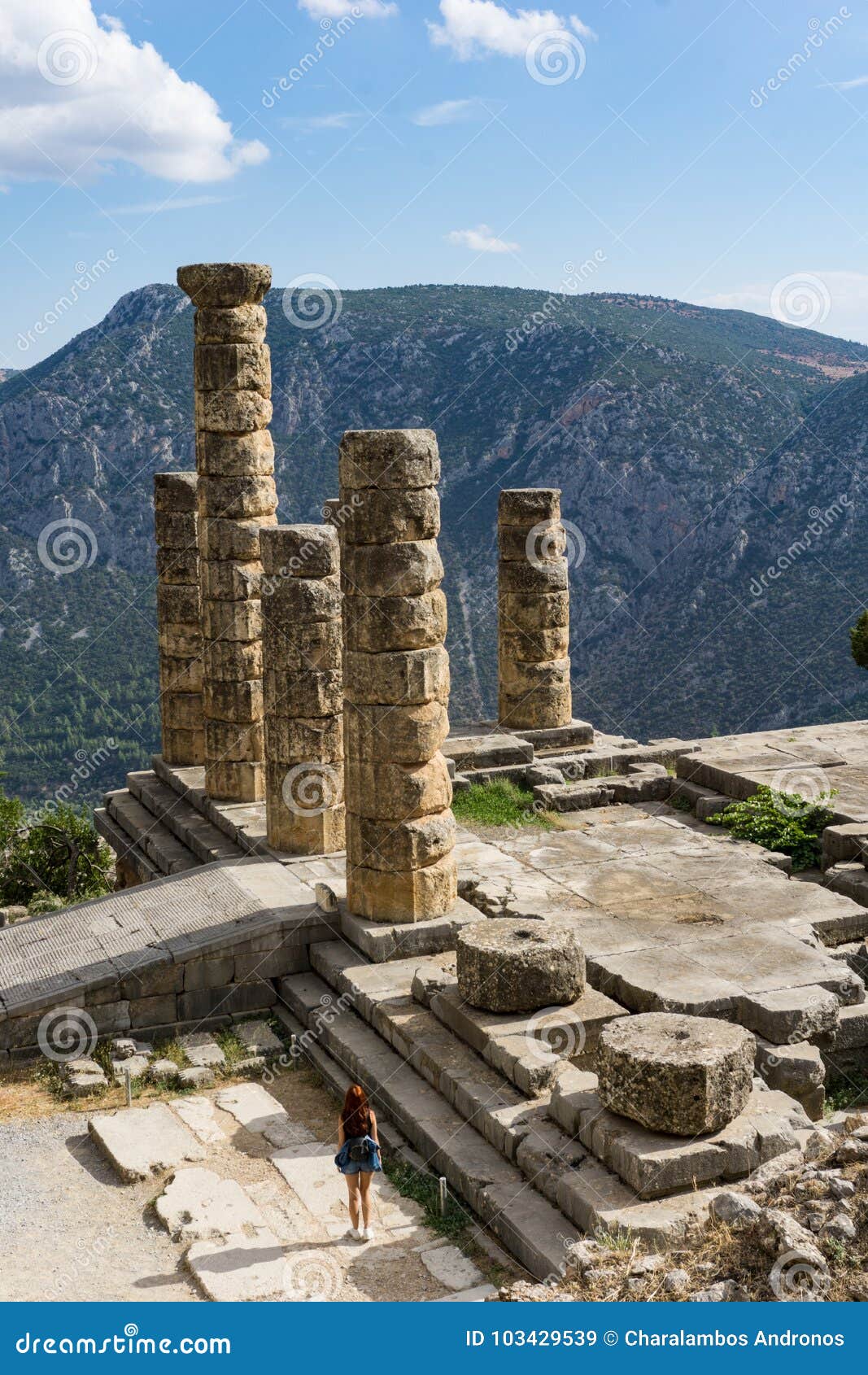 Tempel Van Apollo in Delphi Greece Redactionele Stock Afbeelding ...