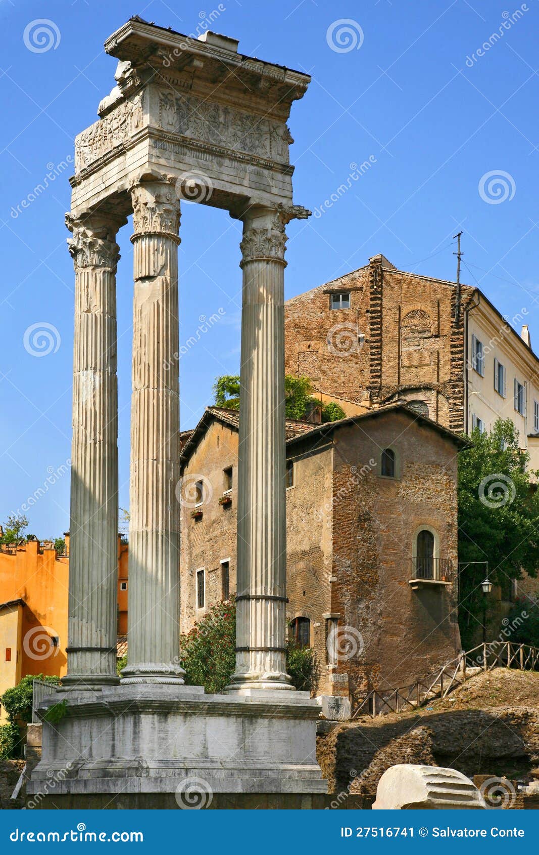 Tempel Van Apollo, Teatro Di Marcello, Rome Stock Afbeelding - Image of ...