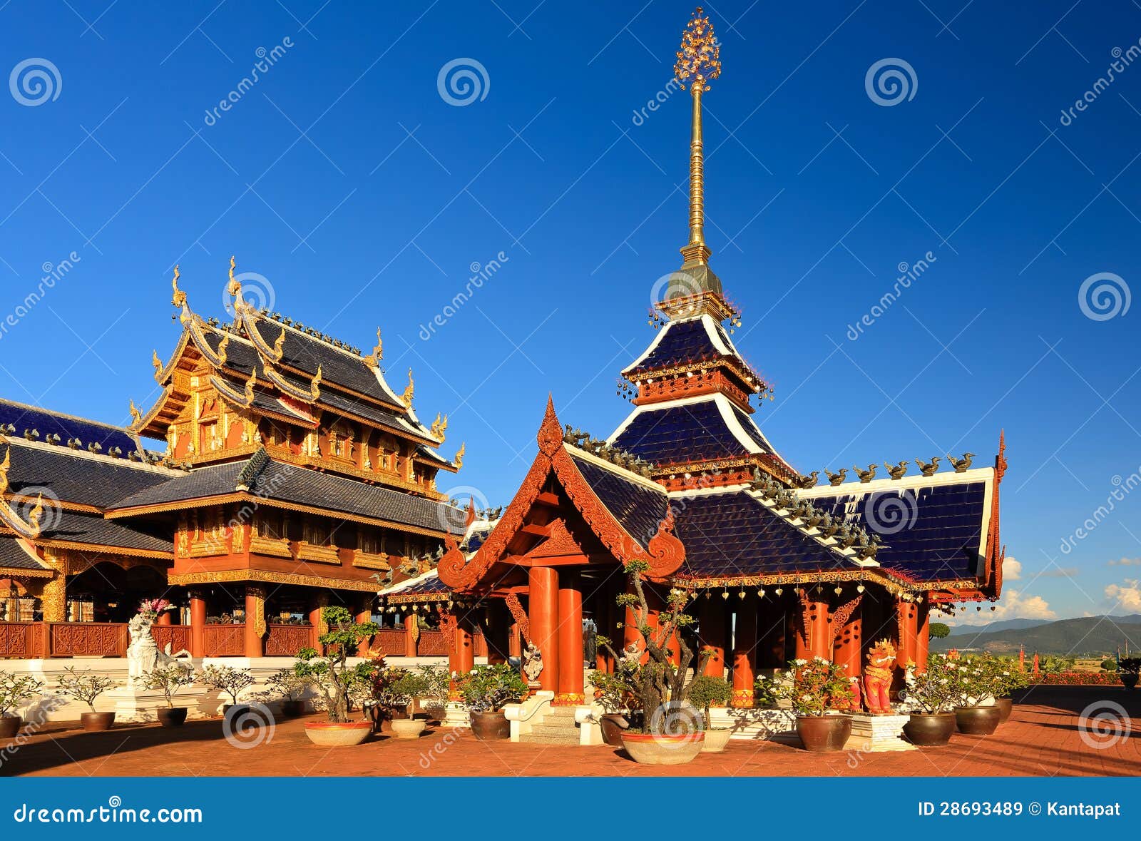 Tempel van boeddhisme stock afbeelding. Afbeelding bestaande uit mooi ...