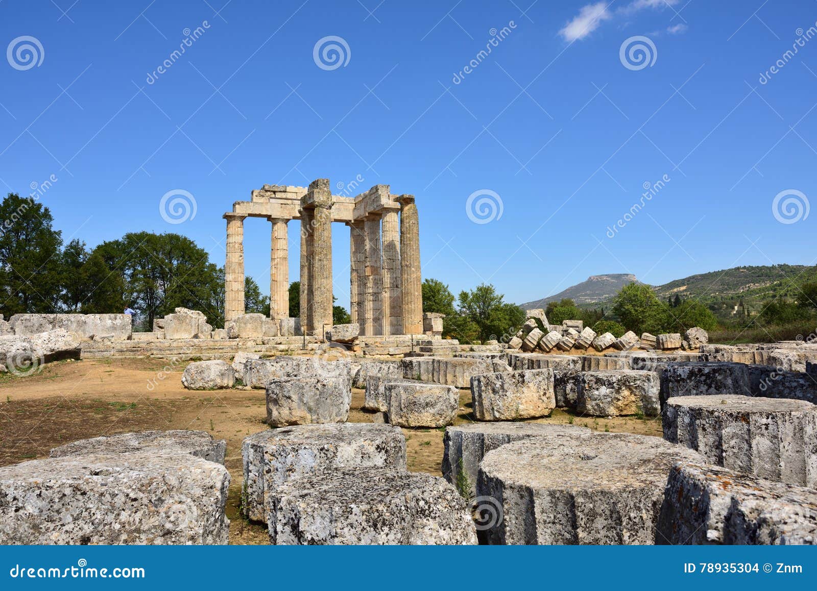 Tempel Van Zeus in Nemea, Griekenland Stock Foto - Image of omtrek ...