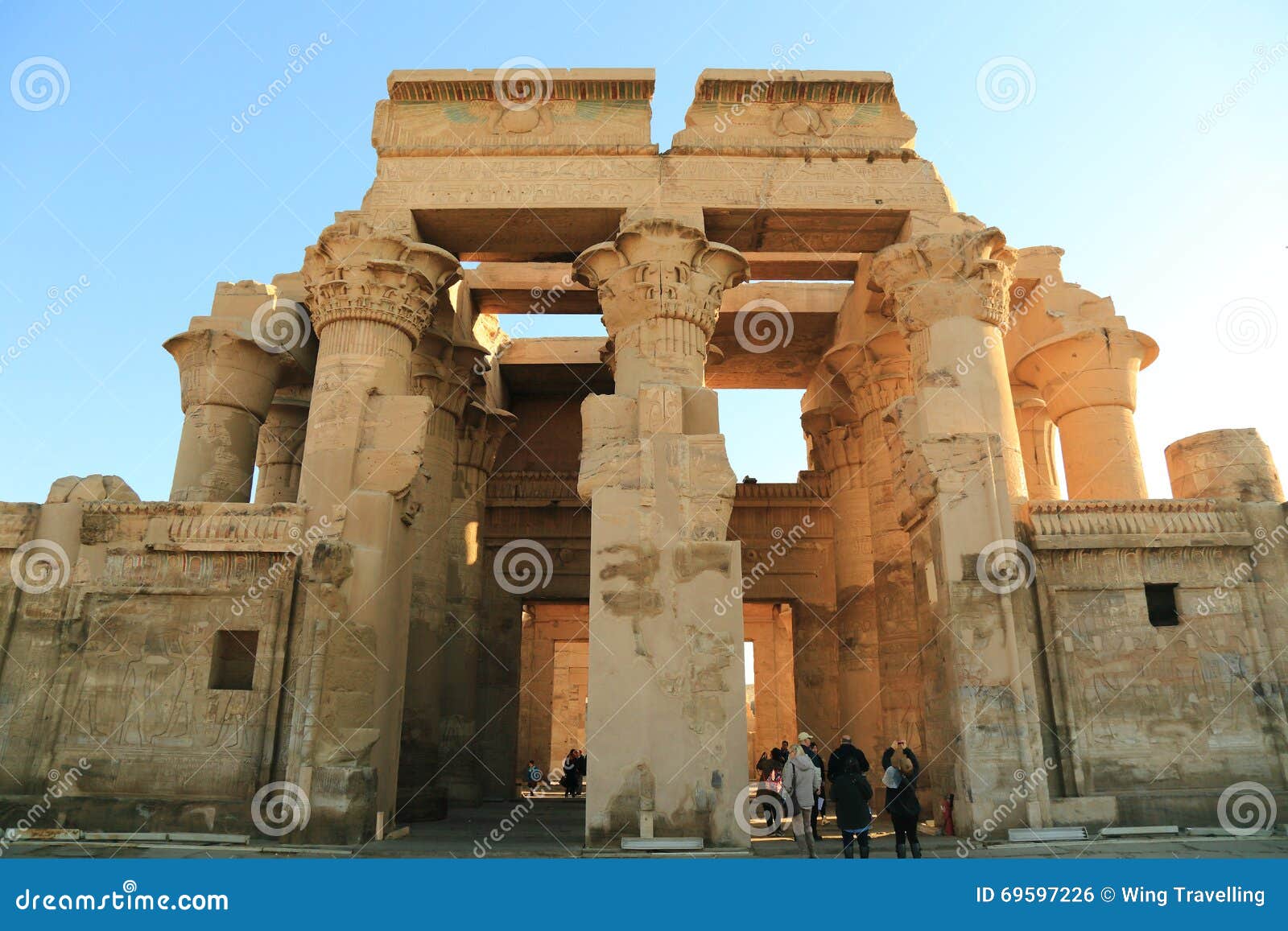 Tempel von Kom Ombo redaktionelles foto. Bild von krokodil - 69597226
