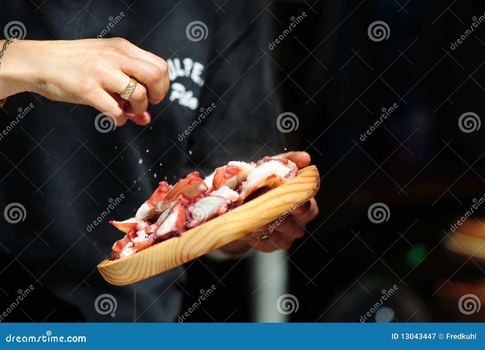 Temperando o polvo imagem de stock. Imagem de tropical - 13043447