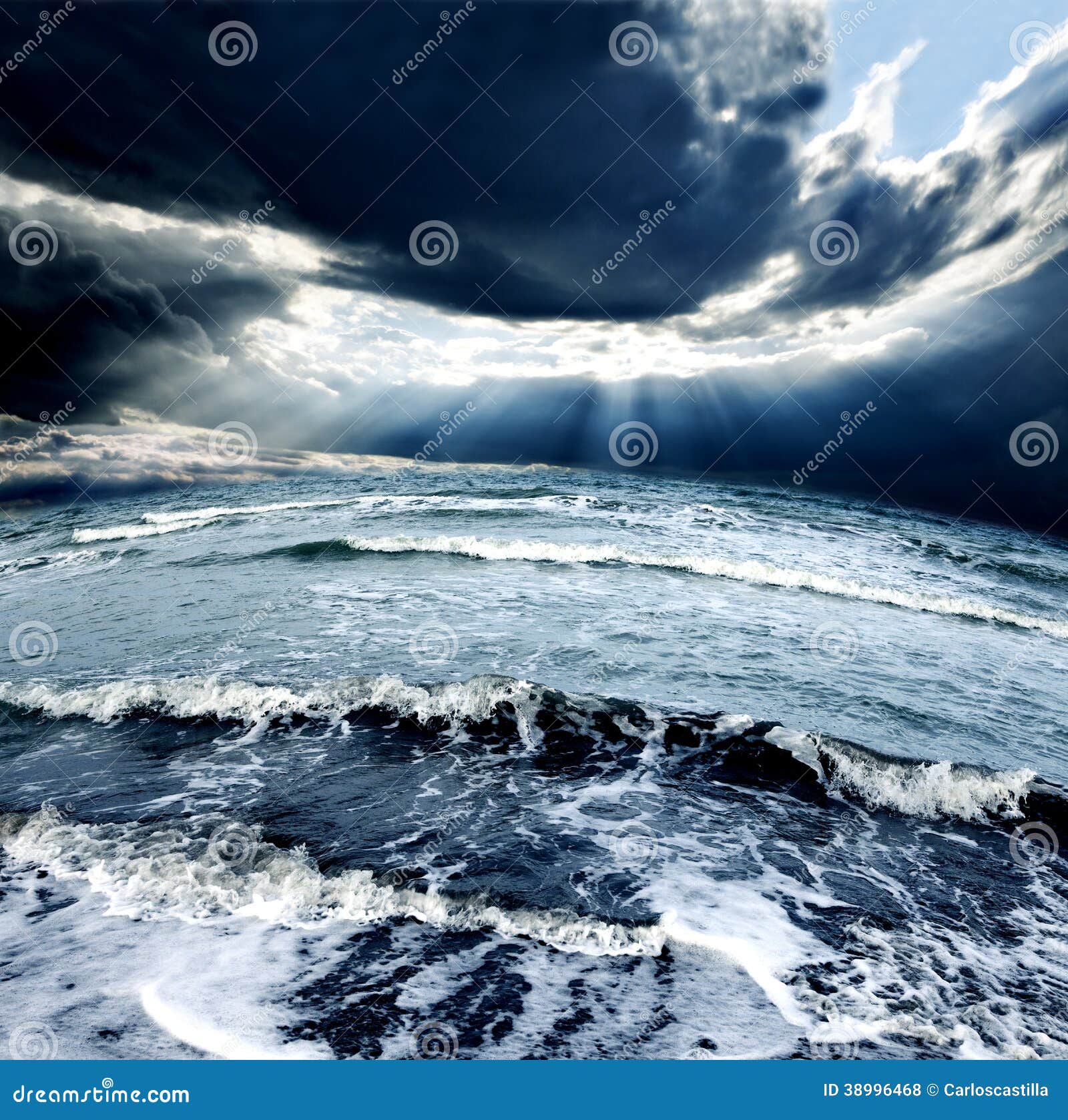 Tempesta del mare fotografia stock. Immagine di cielo - 38996468