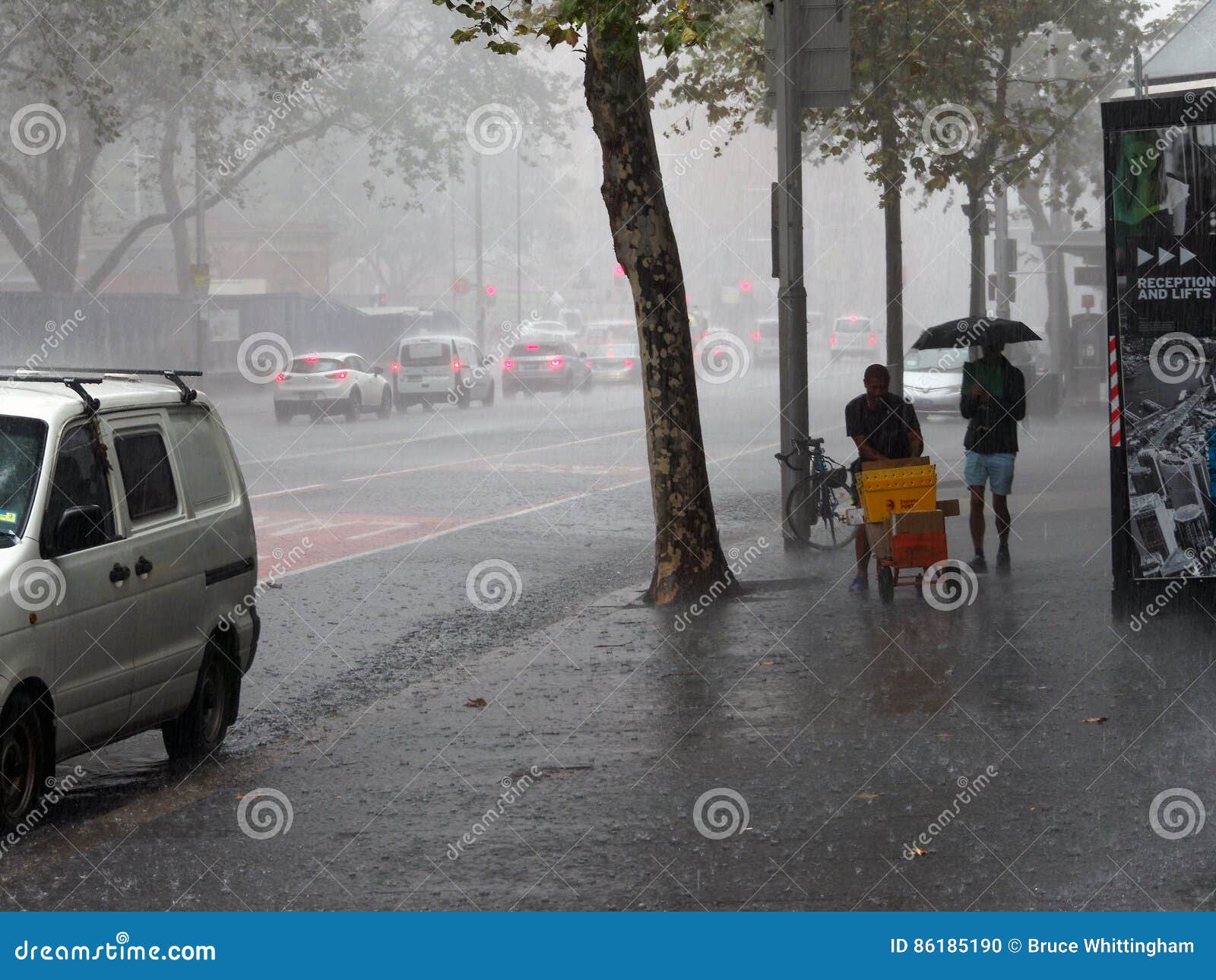 Tempestade Da Chuva Da Cidade Imagem Editorial - Imagem de borrado ...