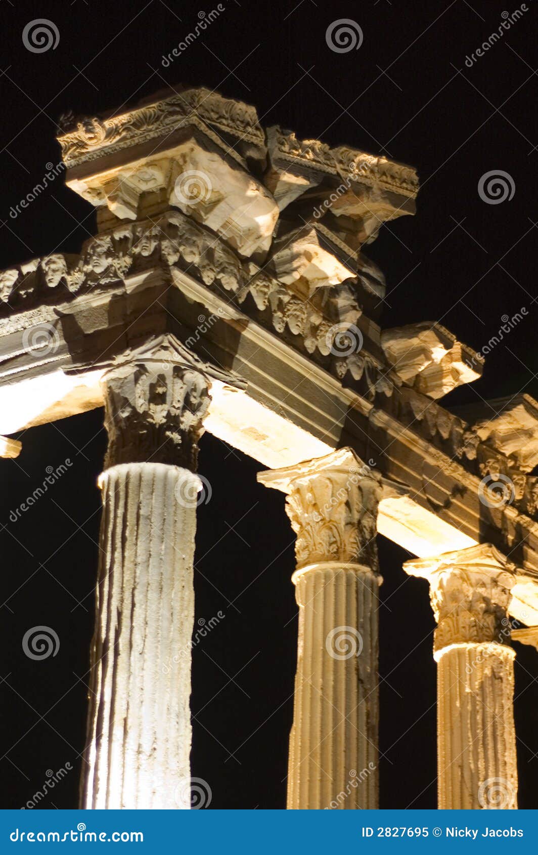 Tempiale Dell'Apollo Entro La Notte Immagine Stock - Immagine di rovine ...