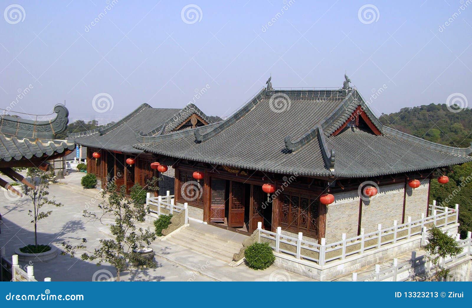 Tempie cinesi immagine stock. Immagine di quiete, religione - 13323213
