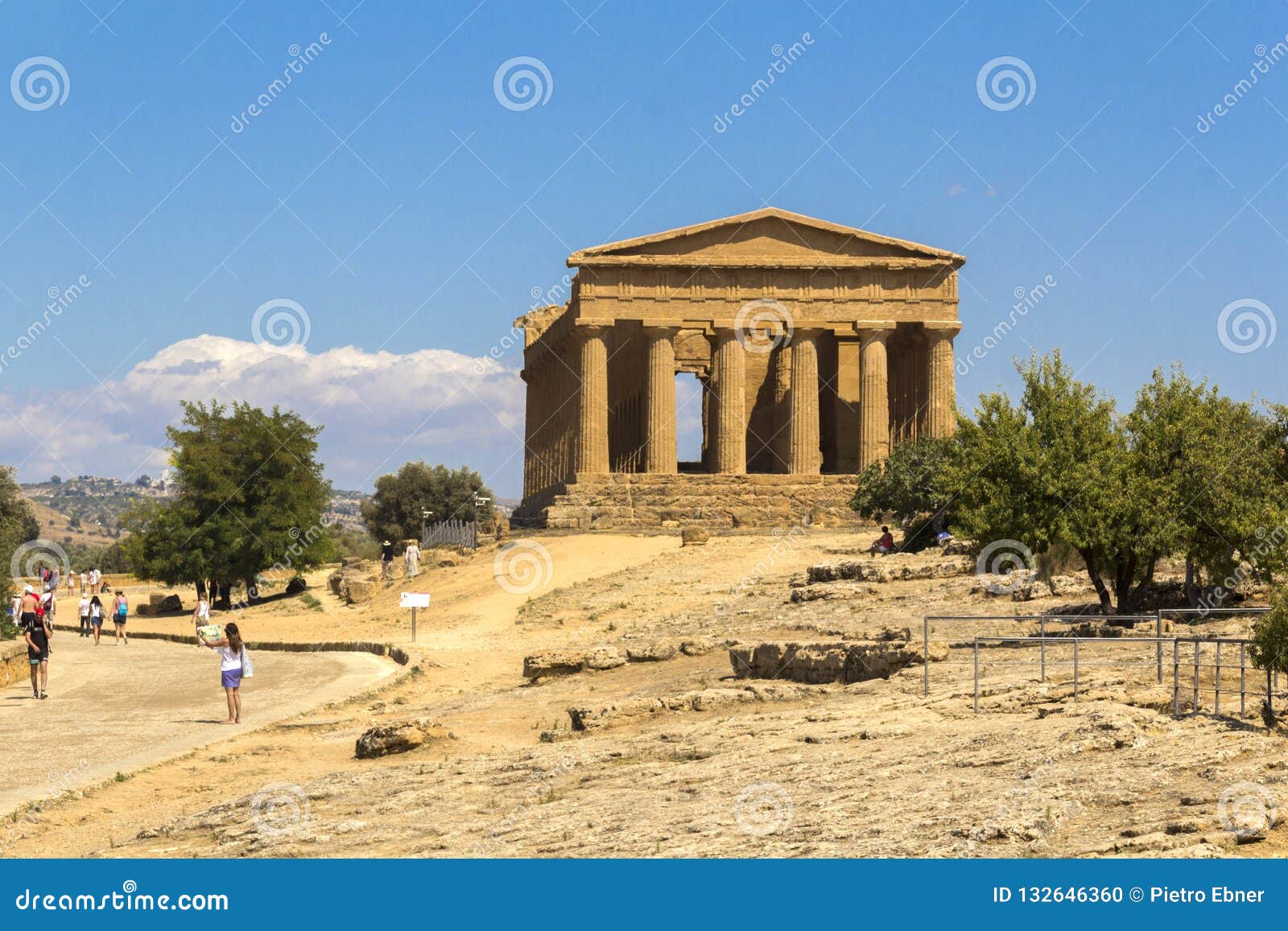 Tempie di Agrigento fotografia stock. Immagine di antico - 132646360