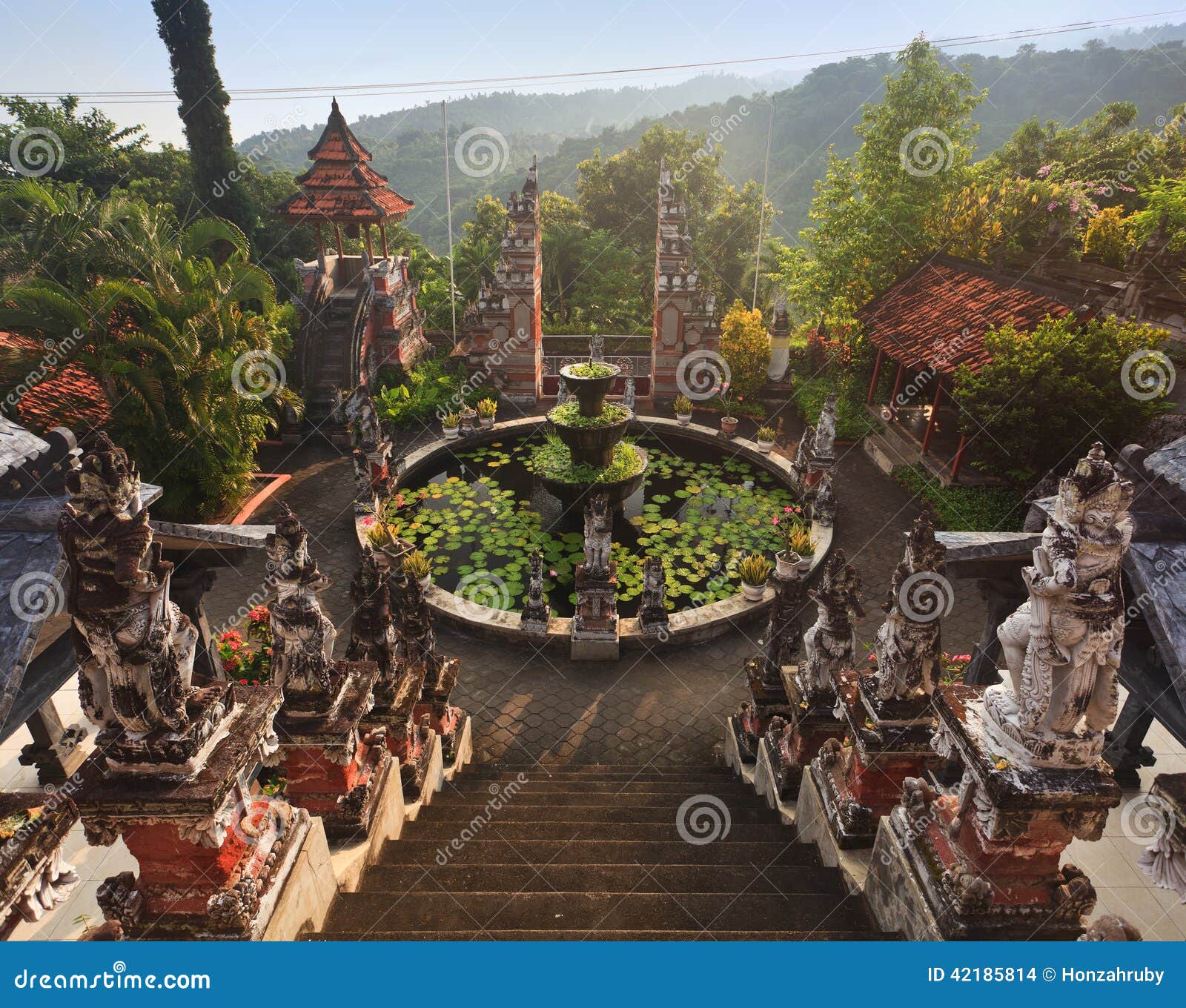 Tempio Bali Di Budhist Di Banjar Fotografia Stock - Immagine di ...