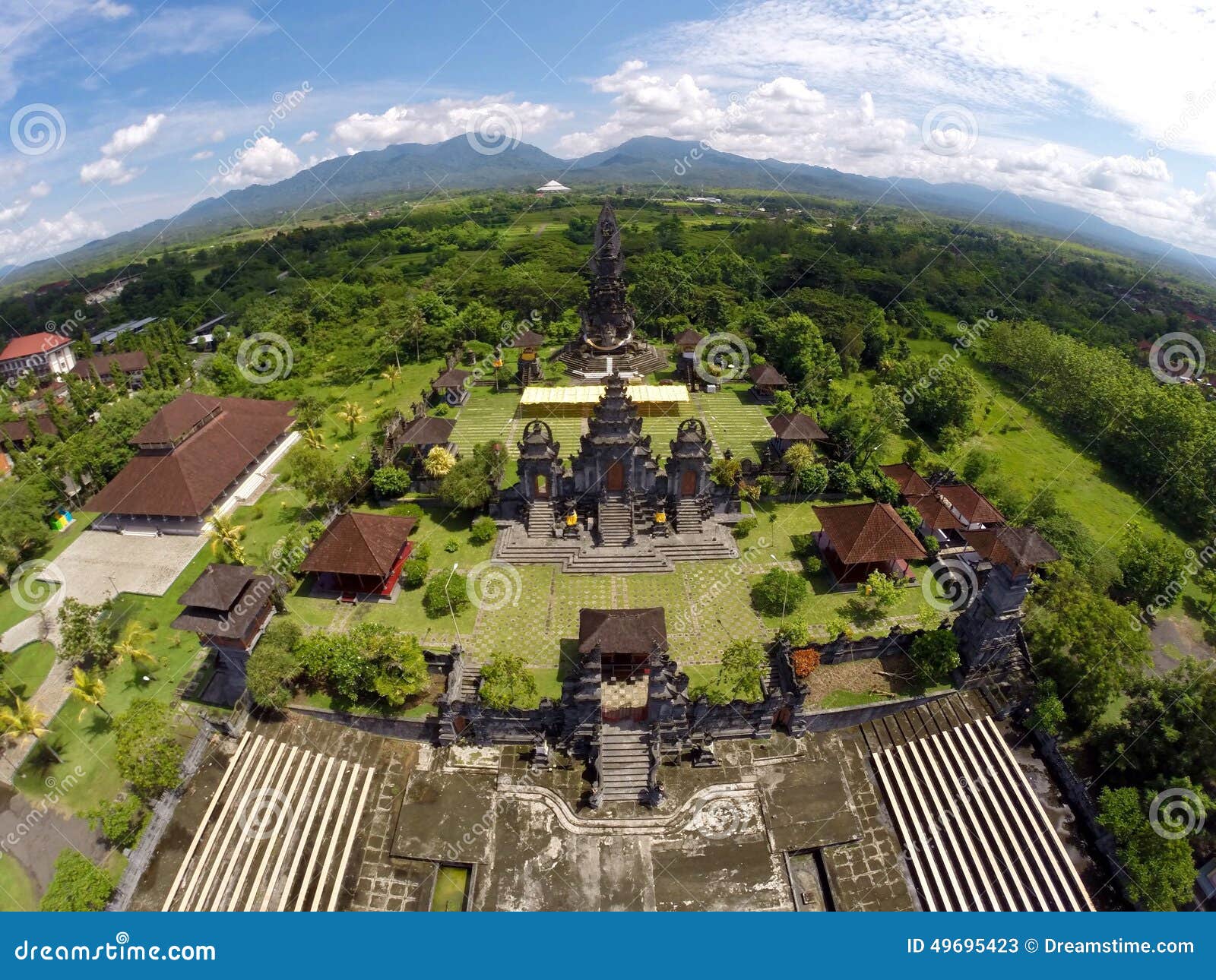 Tempio di Bali nell'ovest immagine stock. Immagine di individuato ...
