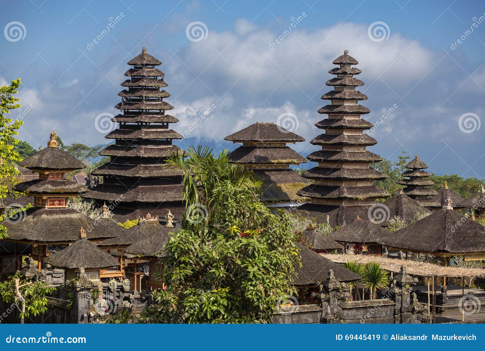 Tempio Di Pura Besakih, Bali Immagine Stock - Immagine di monumento ...