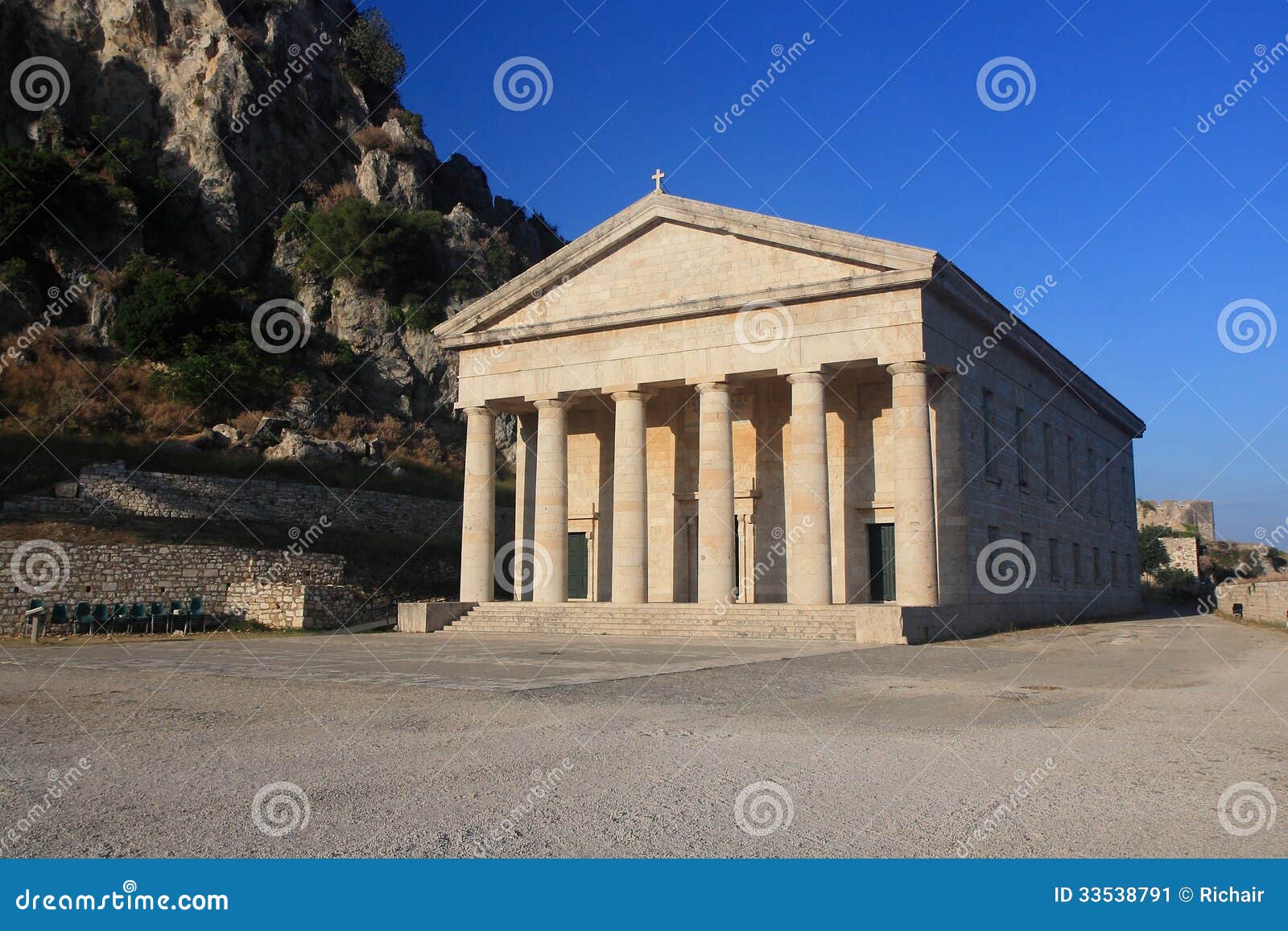 Tempio greco classico immagine stock. Immagine di fortezza - 33538791