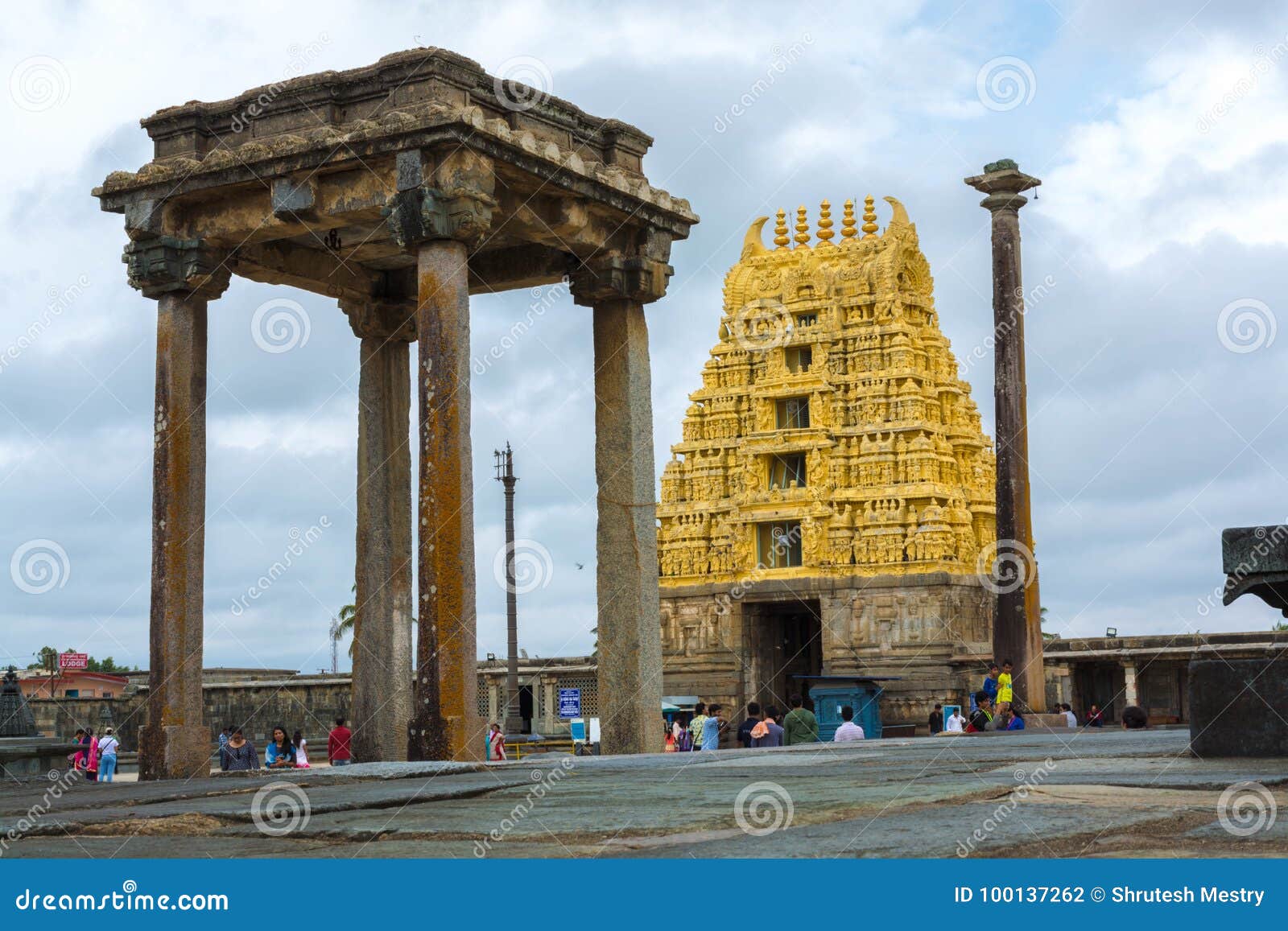Temple of belur editorial photography. Image of india - 100137262
