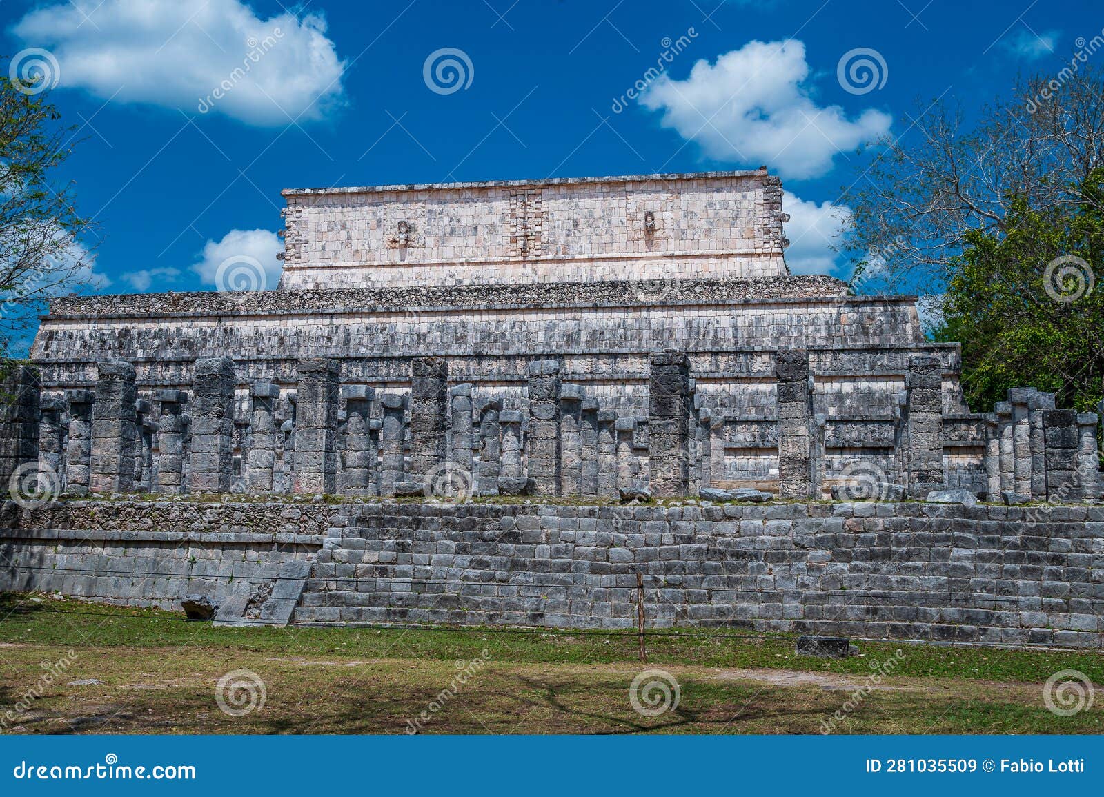 Temple in Chichen Itza stock image. Image of landmark - 281035509