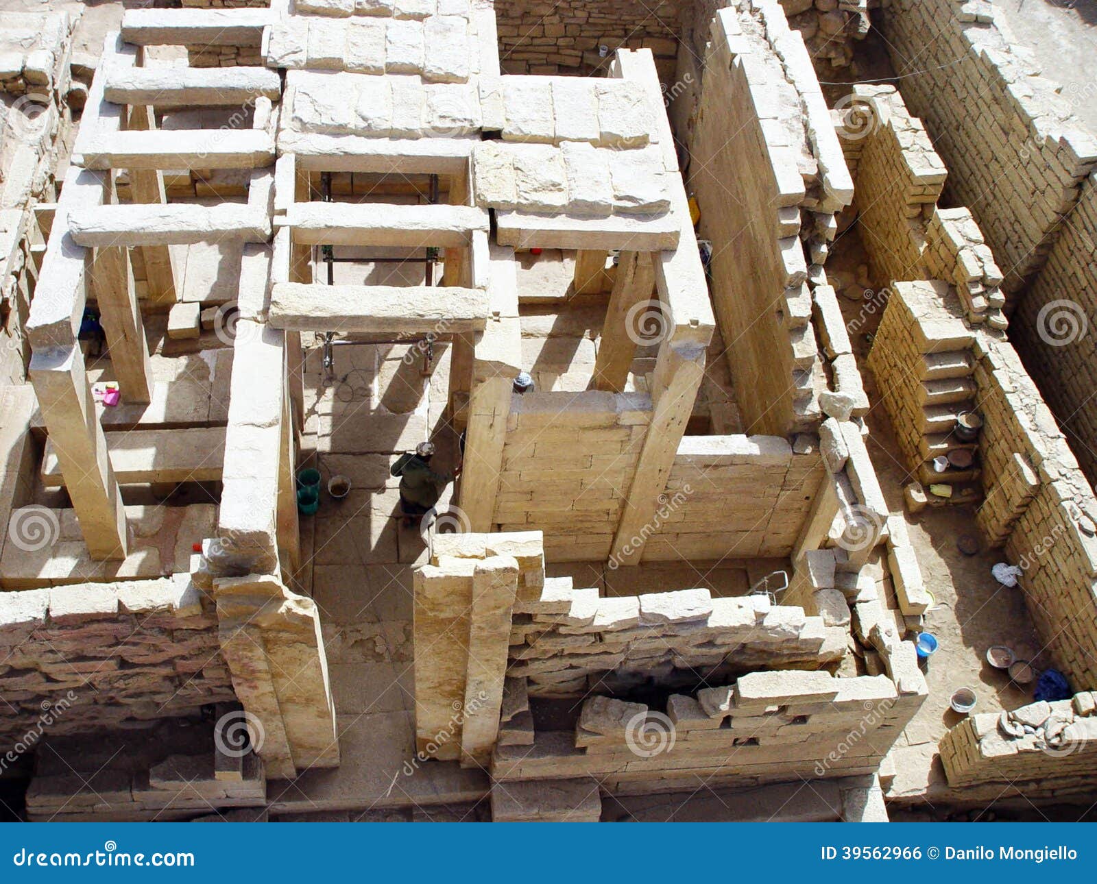 Temple d'Almaqah photo éditorial. Image du course, historique - 39562966