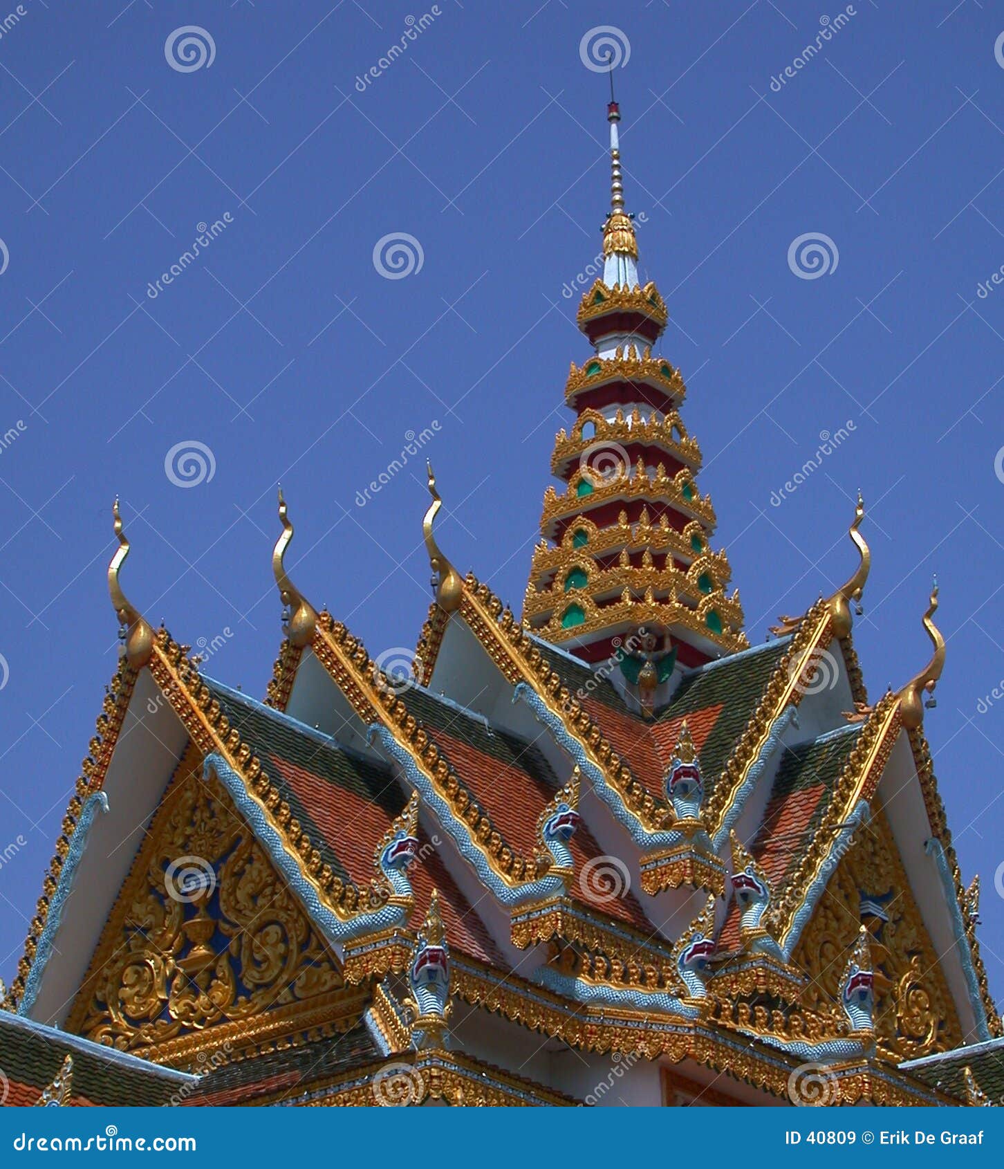 Temple De Cambodgien De Toit Image stock - Image du prière, dieu: 40809