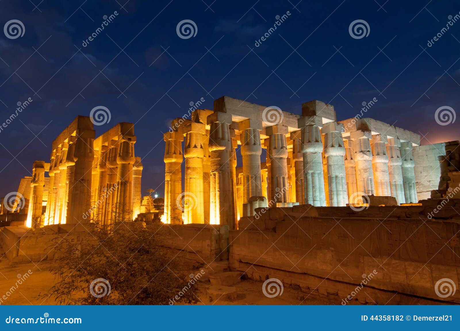 Temple De Louxor, Egypte La Nuit Photo stock - Image du emplacements ...