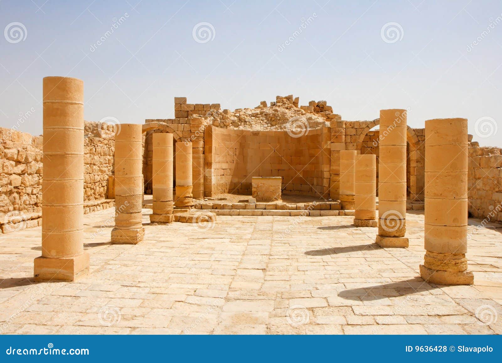 Temple De Ruines Antique De Vestibule Photo stock - Image du ...
