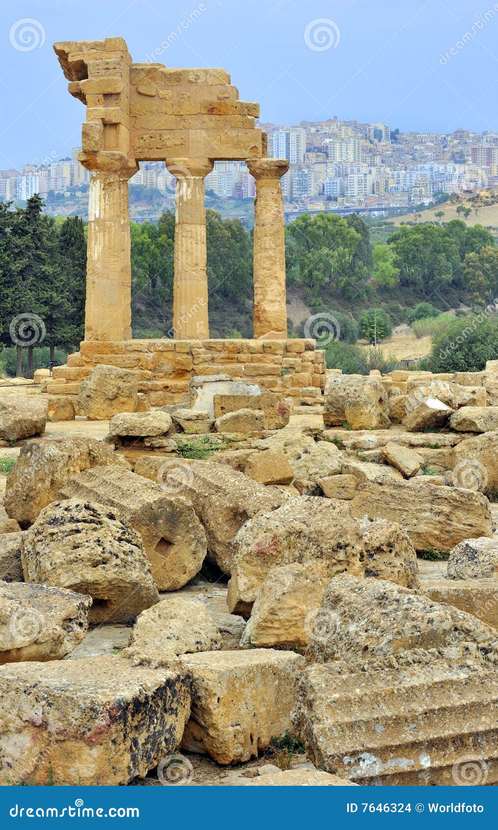Temple of Dioscuri stock photo. Image of green, italy - 7646324