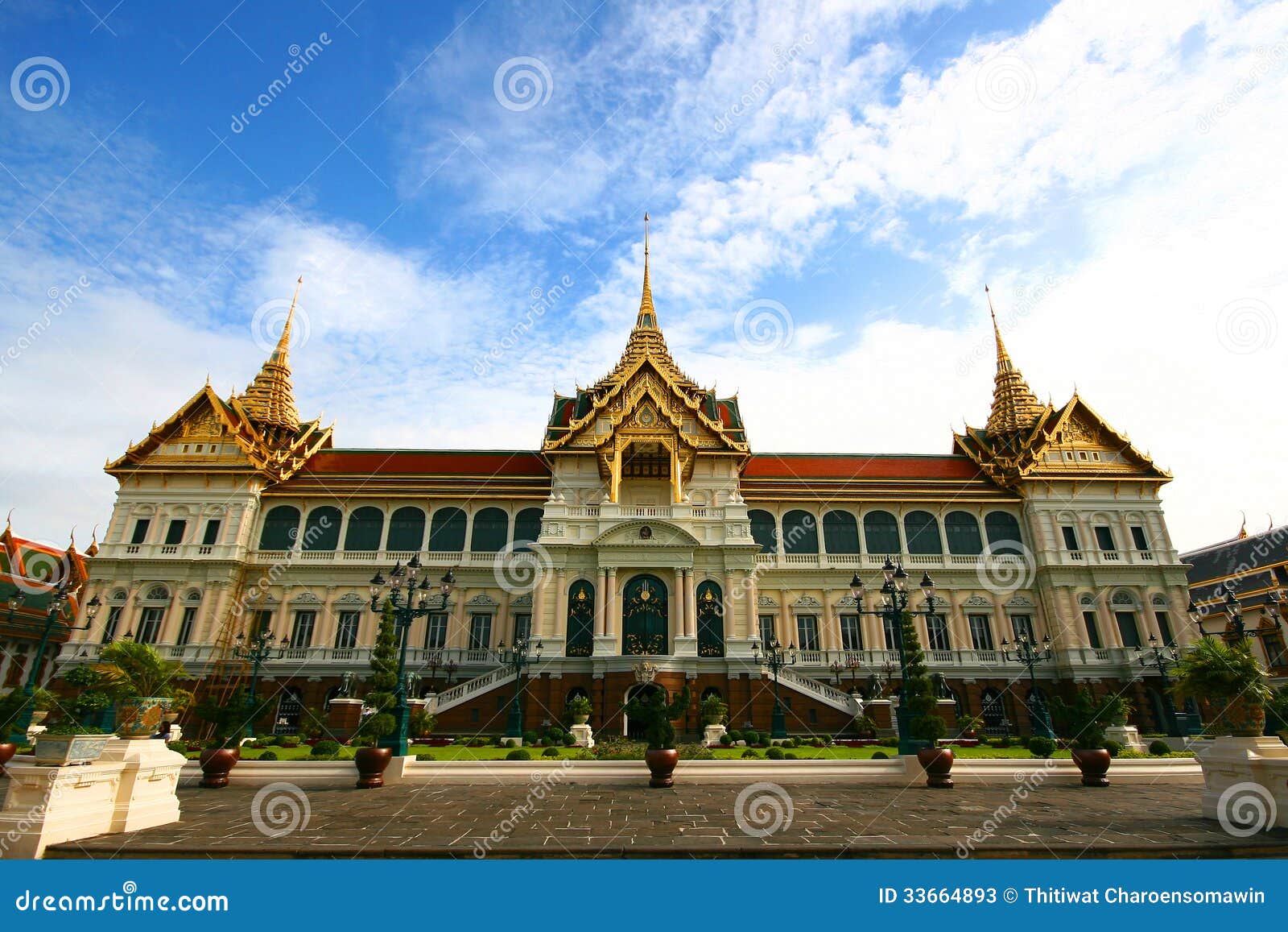Temple of the Emerald Buddha. Stock Image - Image of colorful ...