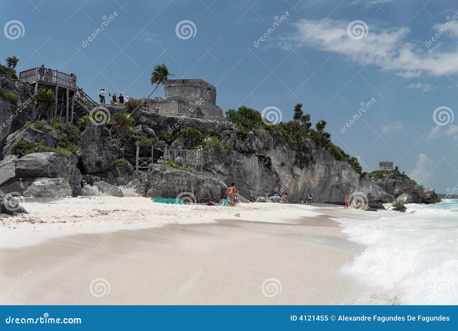 Temple Et Plage De Ruines De Tulum Image stock - Image du waters, maya ...