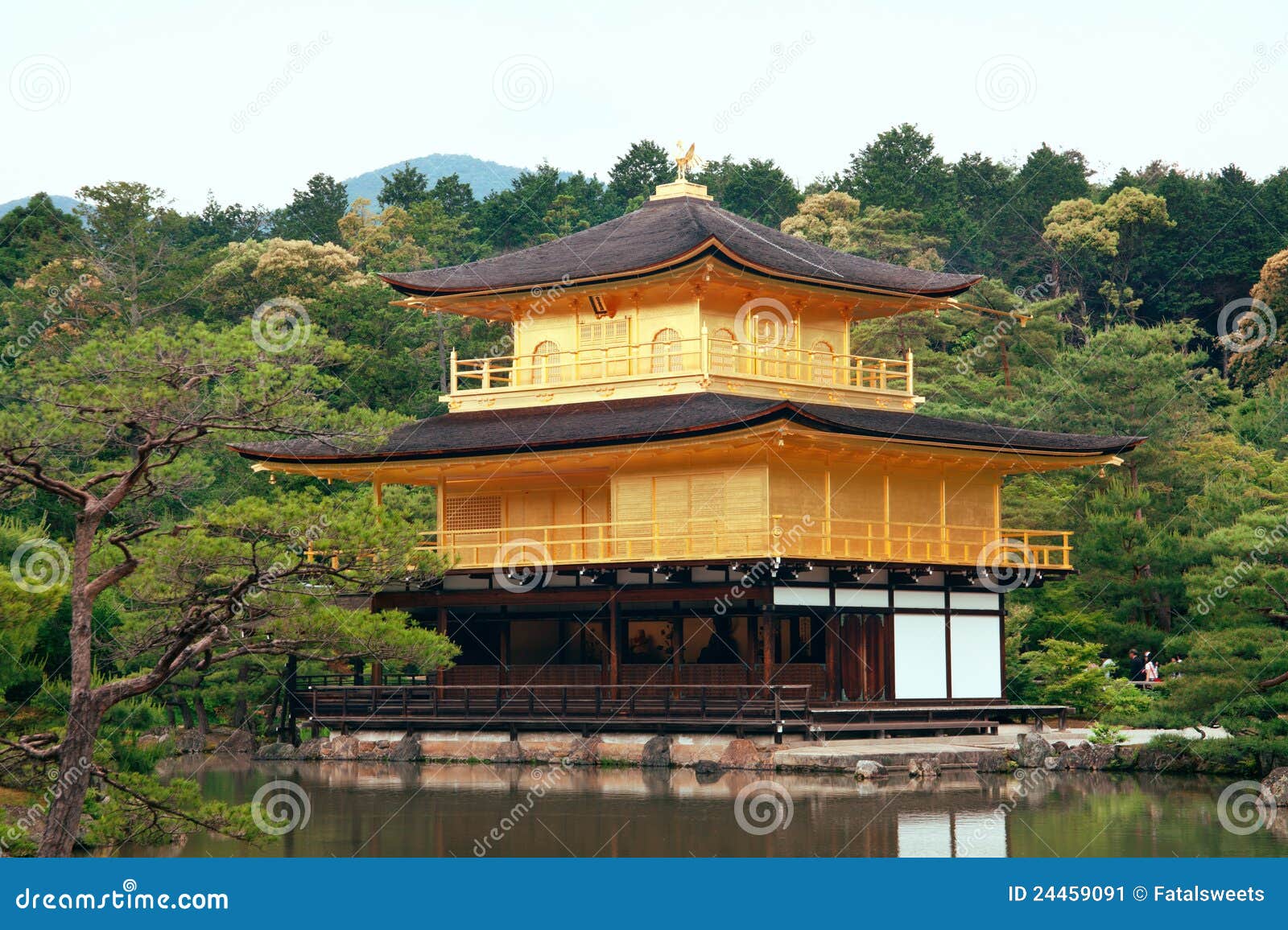 Temple of the Golden Pavilion Editorial Photo - Image of kinkaku, door ...