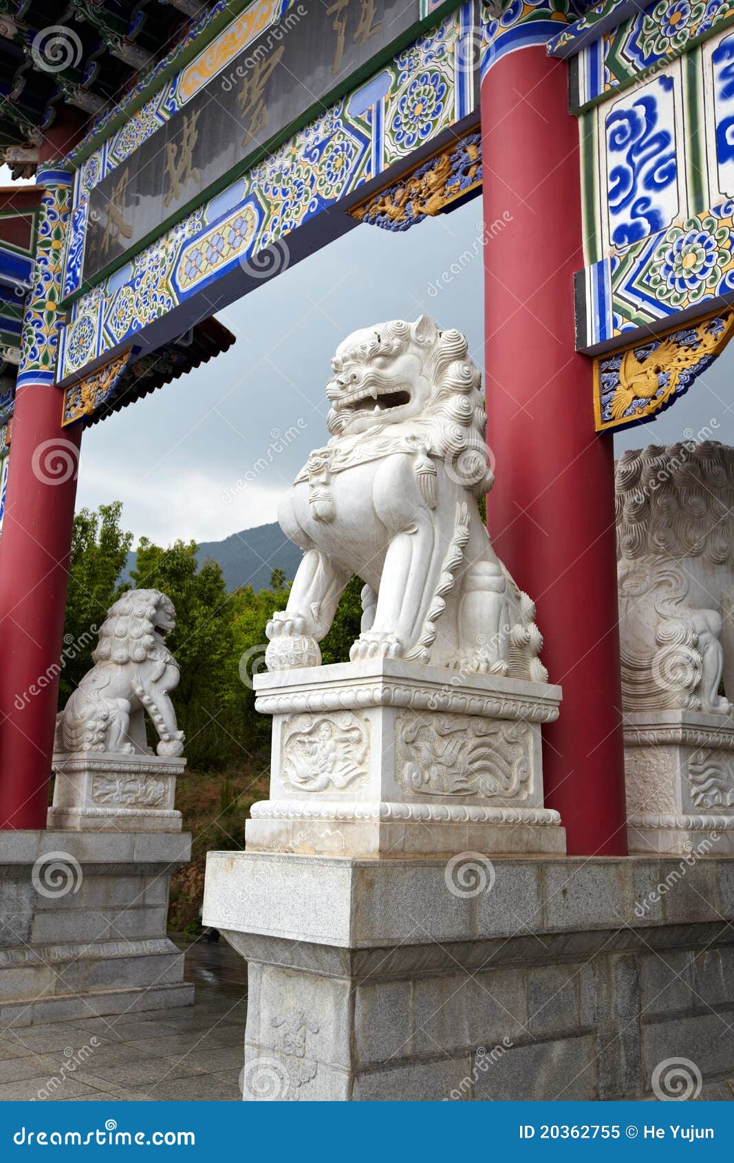 Temple guardian stock image. Image of arhitecture, yunnan - 20362755