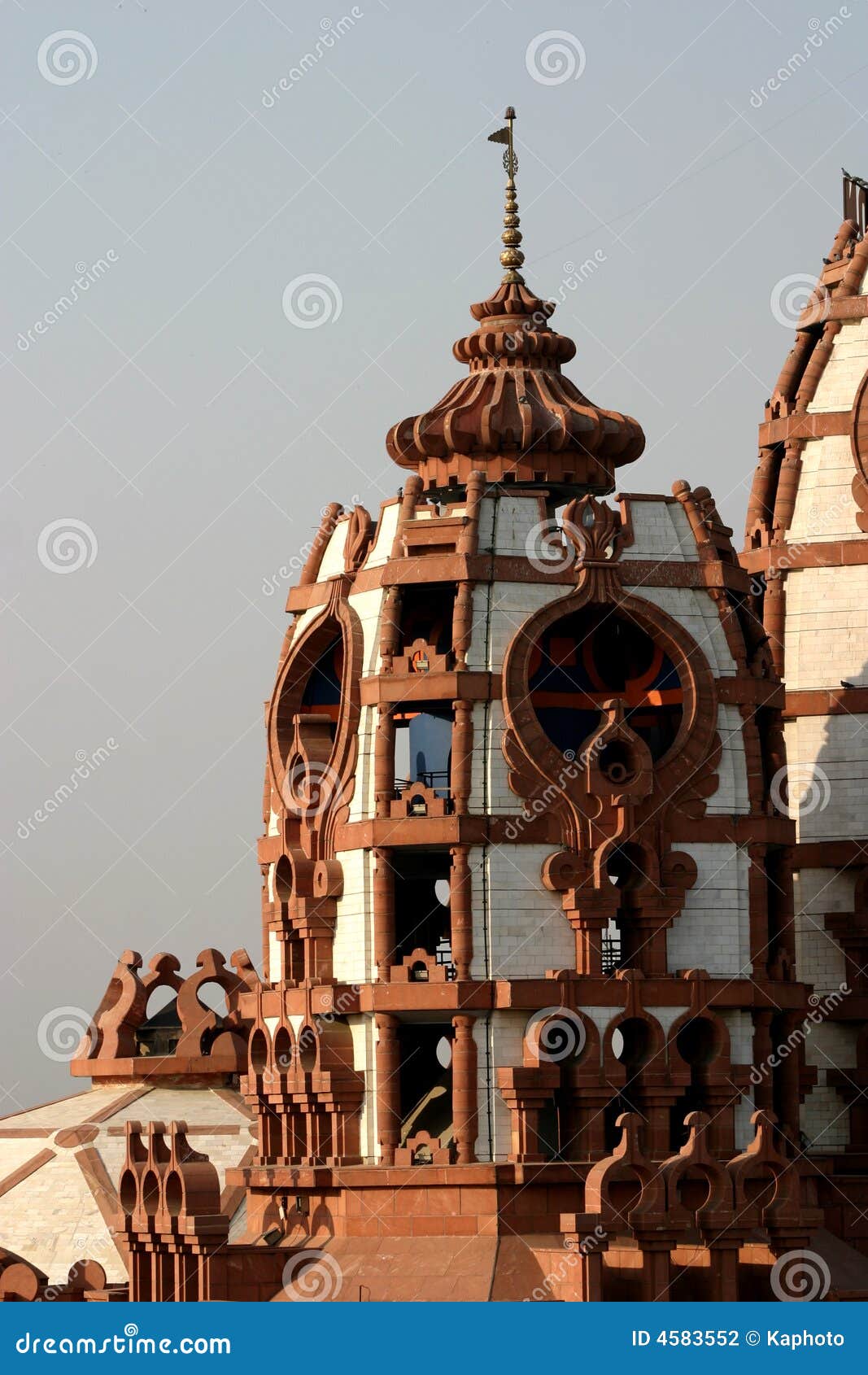 Temple indou photo stock. Image du prière, brique, religieux - 4583552