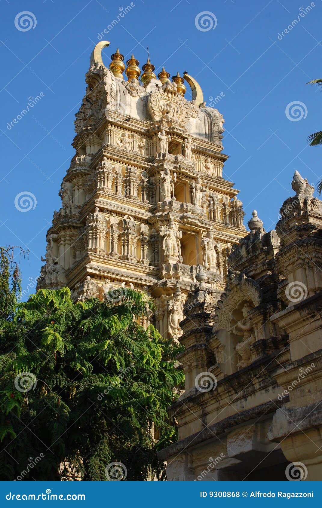 Temple indou photo stock. Image du architecture, culte - 9300868
