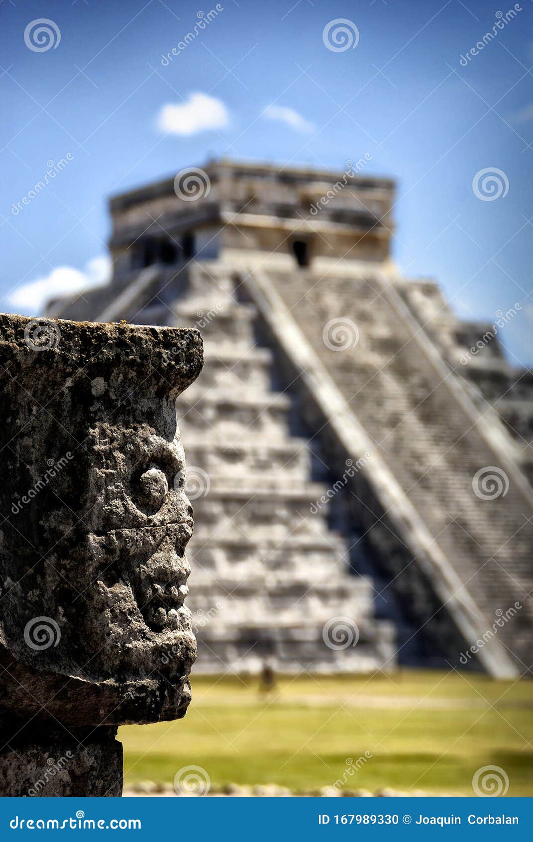 Temple of Kukulcan, Main Pyramid in Chichen Itza, Mexico Editorial ...