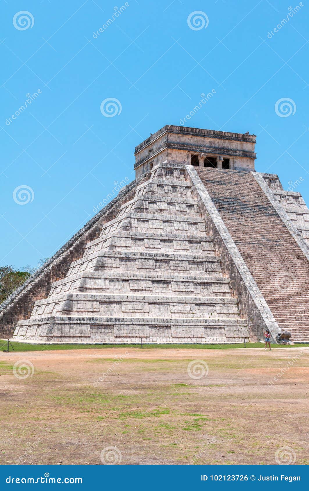 Temple of Kukulkan at Chichen Itza, Yucatan, Mexico Editorial Photo ...