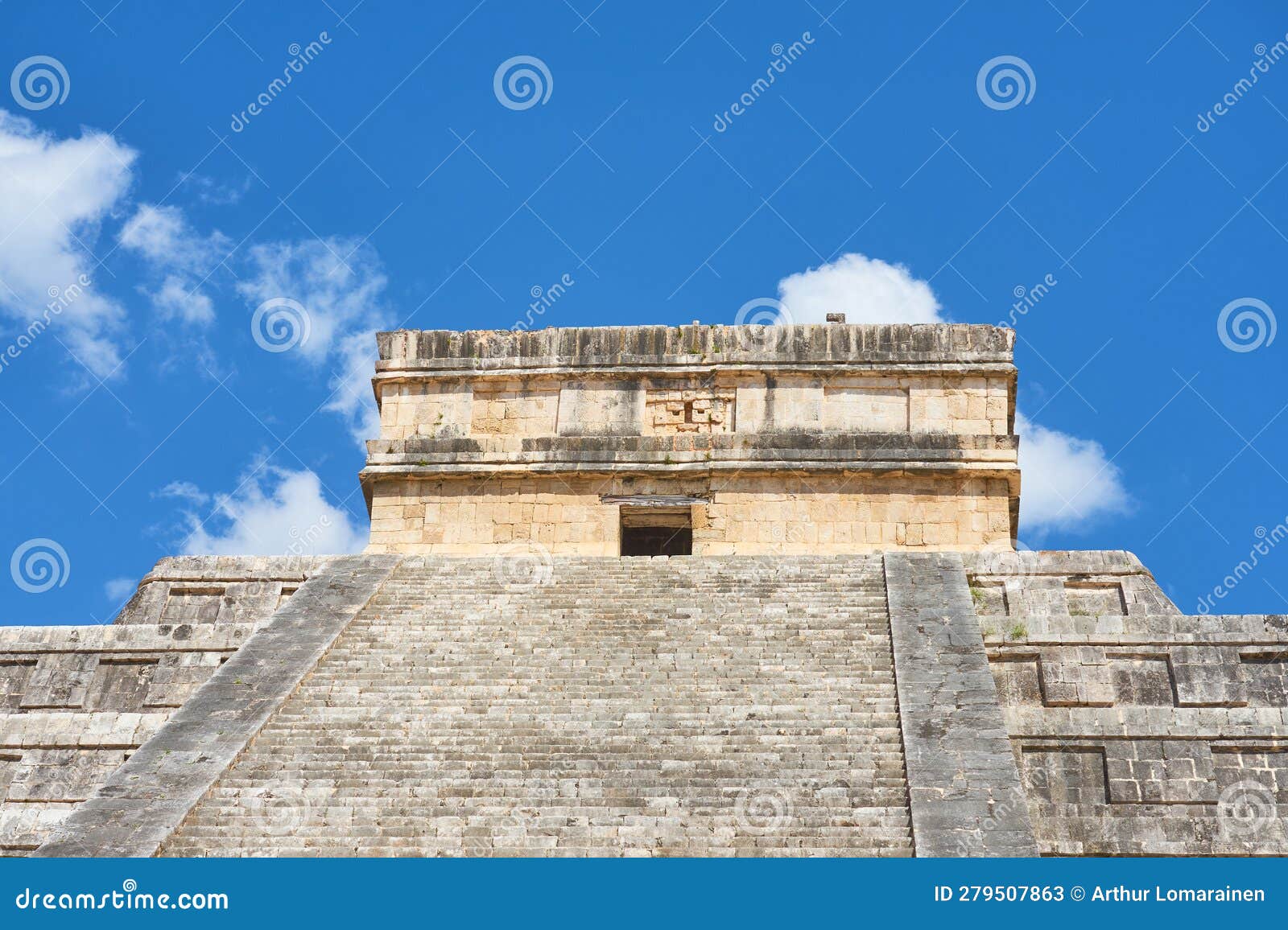 Temple of Kukulkan, Pyramid in Chichen Itza, Yucatan, Mexico. Stock ...