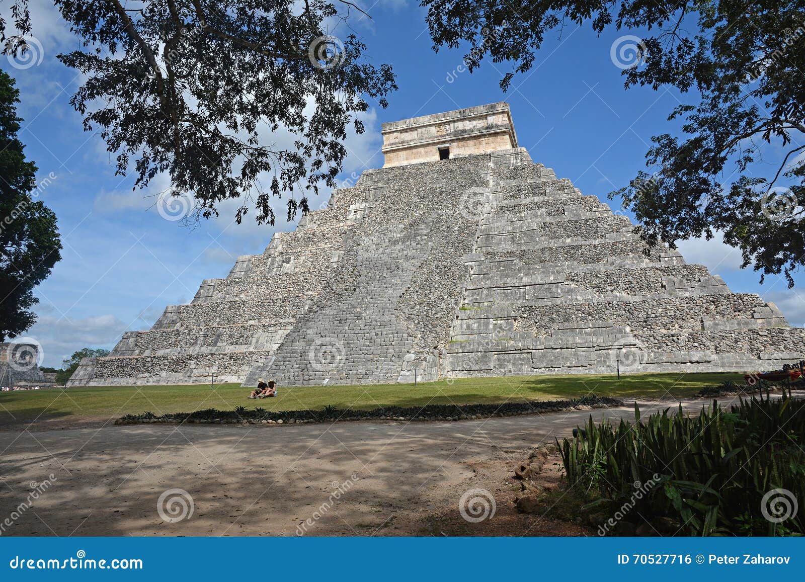 Temple of Kukulkan, Pyramid in Chichen Itza, Yucatan, Mexico. Stock ...