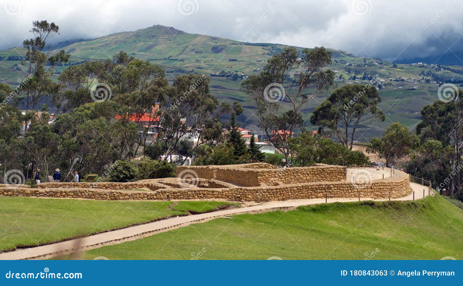 Temple of the Moon at Ingapirca Stock Image - Image of cuenca, temple ...