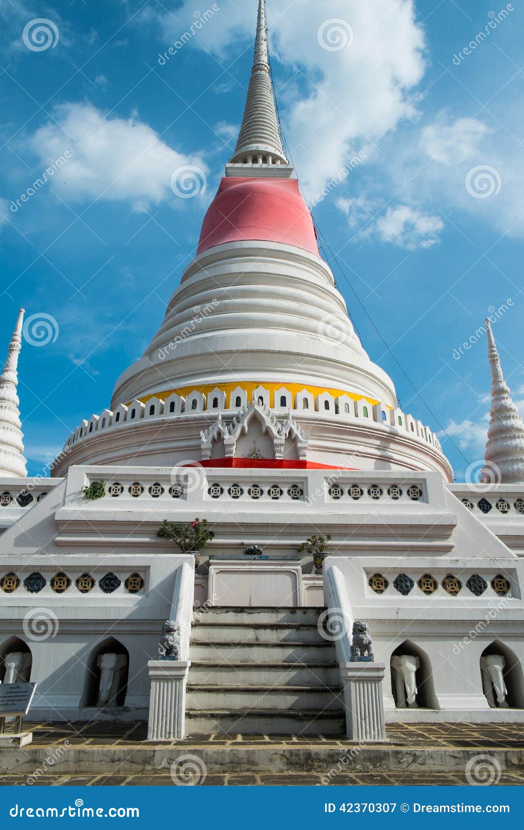 Temple and Pagada stock image. Image of gold, pagoda - 42370307