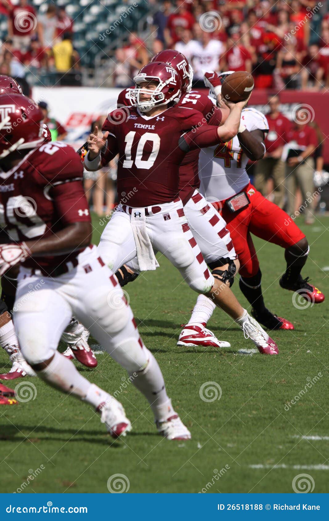 Temple Quarterback Chris Coyer Editorial Stock Photo - Image of ncaa ...